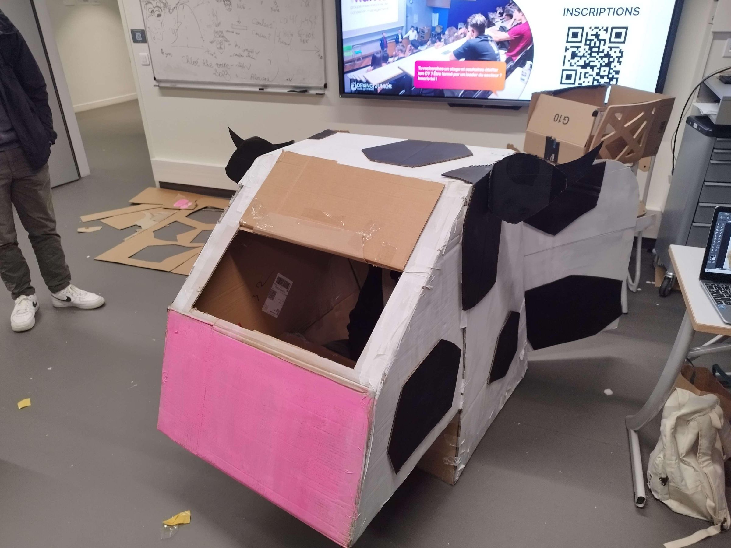 Make a Space Mecha Cow Controller for "Attack of the Bric-a-Brac" : 16 ...