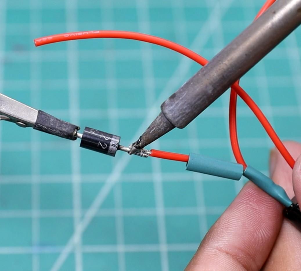 DIY Mini UPS for WiFi Router V5.0 : 18 Steps (with Pictures ...