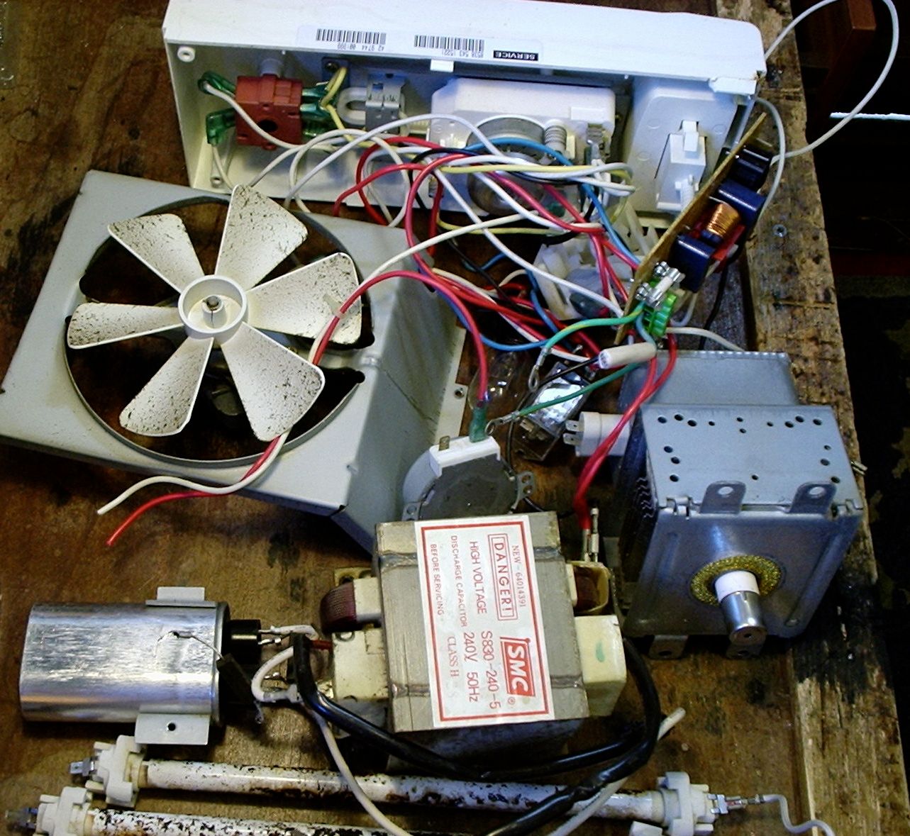 How to Take Apart a Microwave : 18 Steps - Instructables