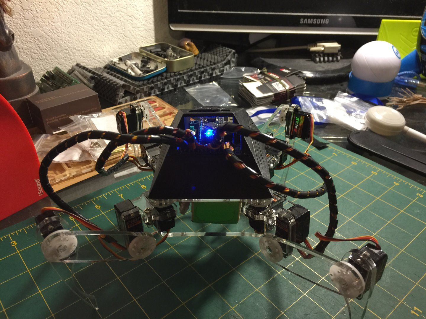 Sunfounder Quadruped Robot : 16 Steps - Instructables