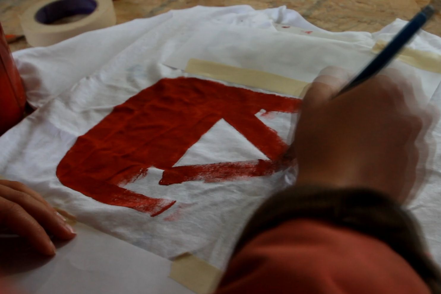 DIY How to Paint T-shirts : 6 Steps (with Pictures) - Instructables