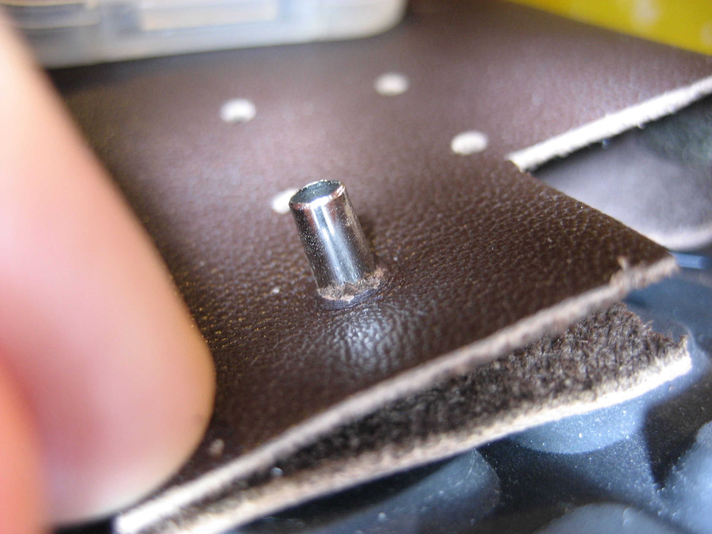 Leather Camera Belt Pouch From a Single Rectangle : 12 Steps ...