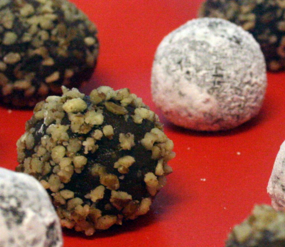 5-minute Chocolate Balls : 4 Steps (with Pictures) - Instructables