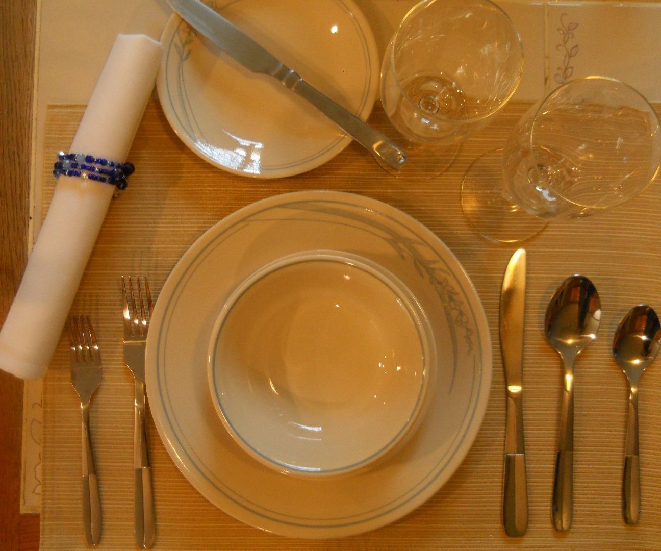 The Basic Kitchen: Guide to Place Settings : 4 Steps - Instructables