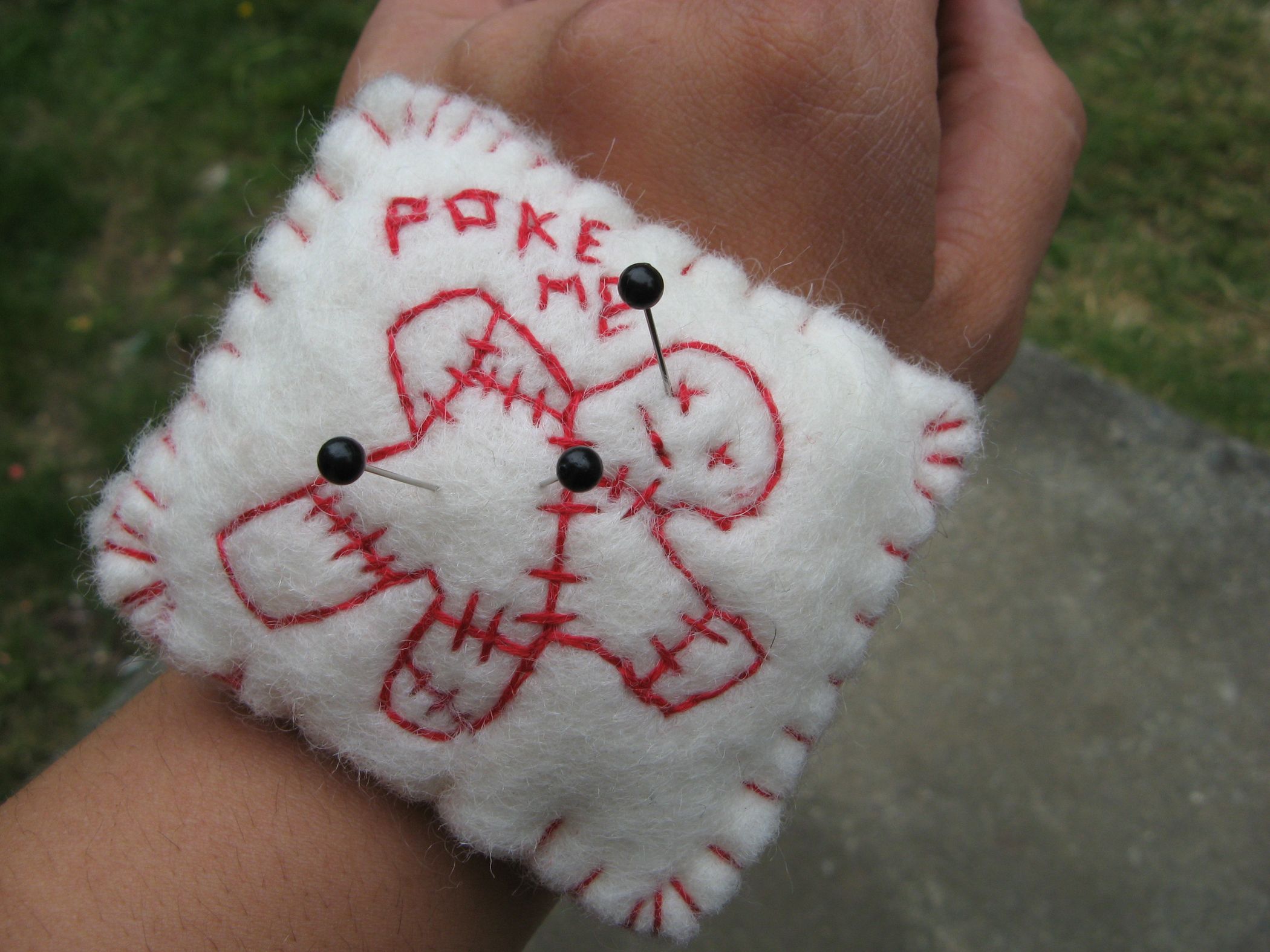 Poke-Me Pincushion With Wristband : 7 Steps - Instructables