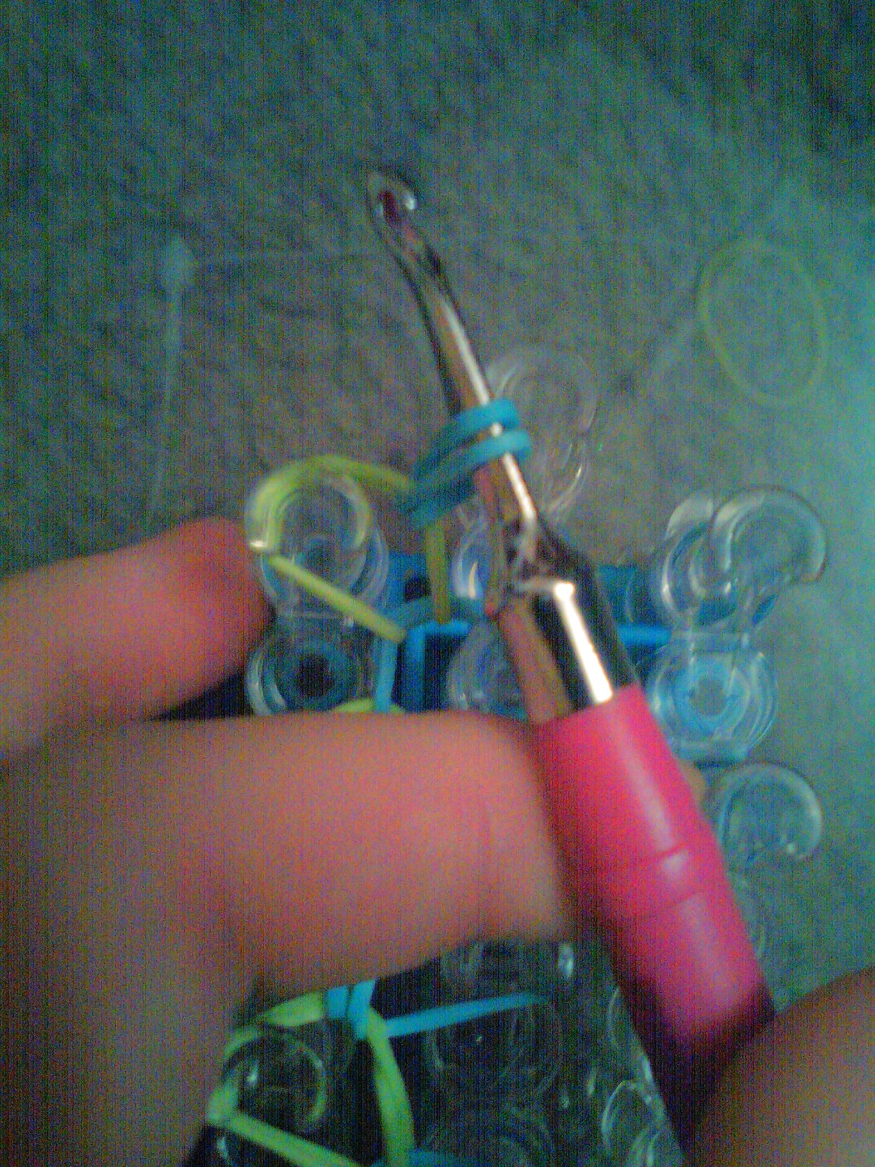 Single Rubber Band Braclet : 7 Steps - Instructables