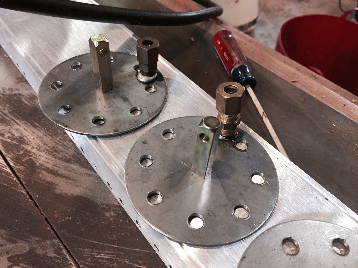 How to Make a Vacuum Powered Plywood Lifter for Your Workshop : 5 Steps ...