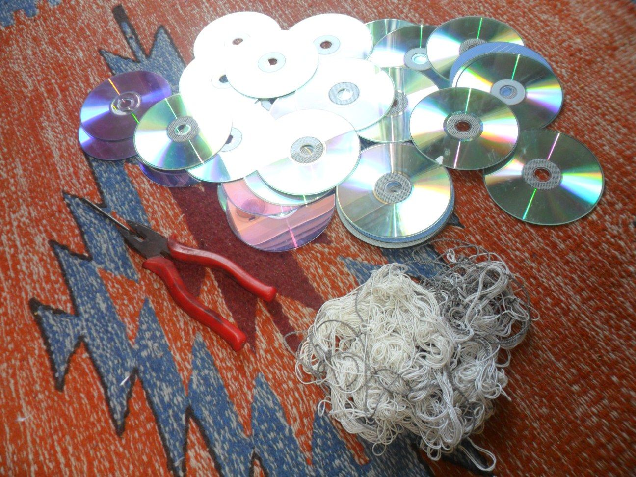 CD Solar Curtain : 4 Steps (with Pictures) - Instructables