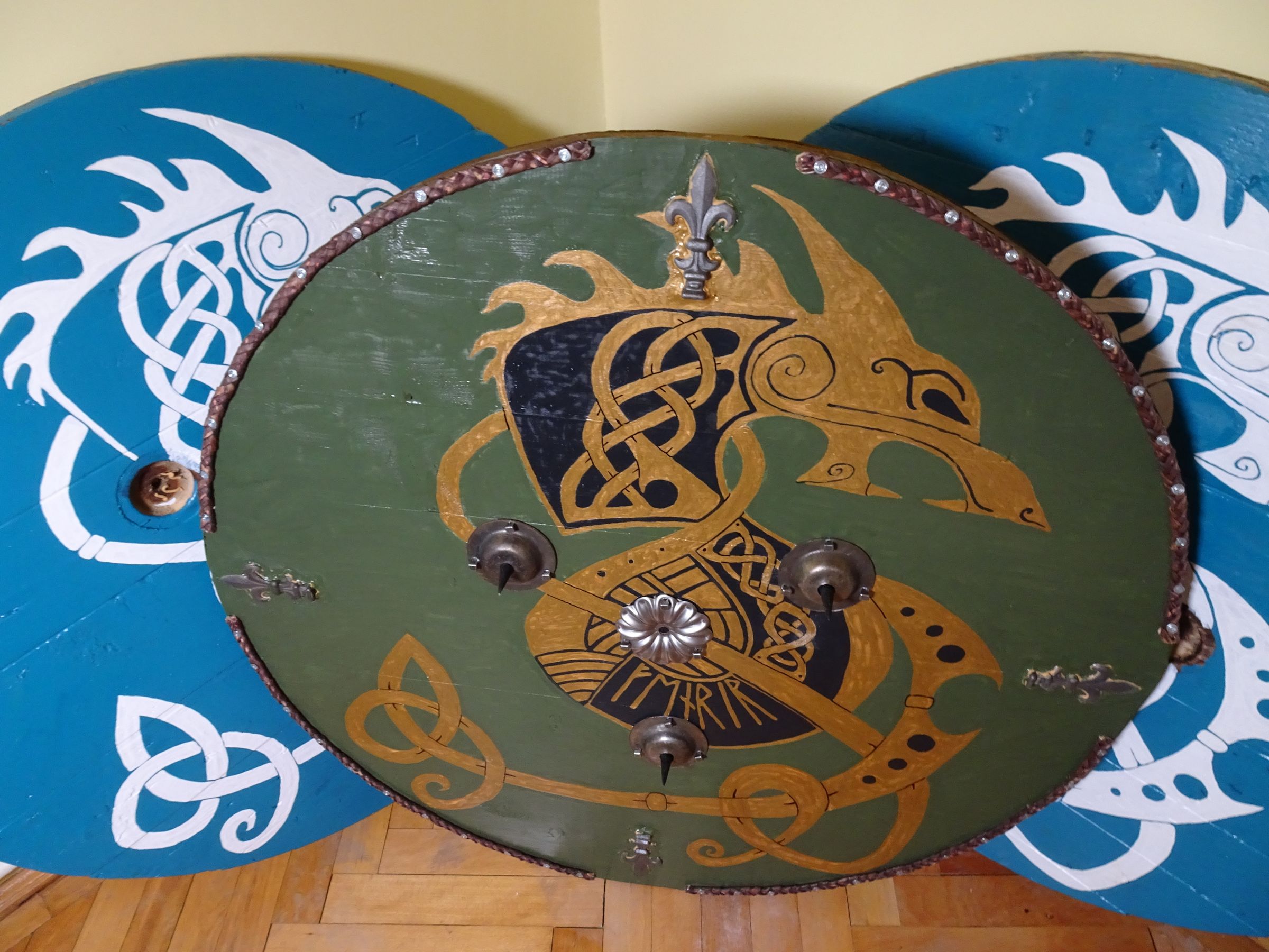 Awesome Wooden Viking Shield! Cool Viking Shield Design! : 6 Steps ...