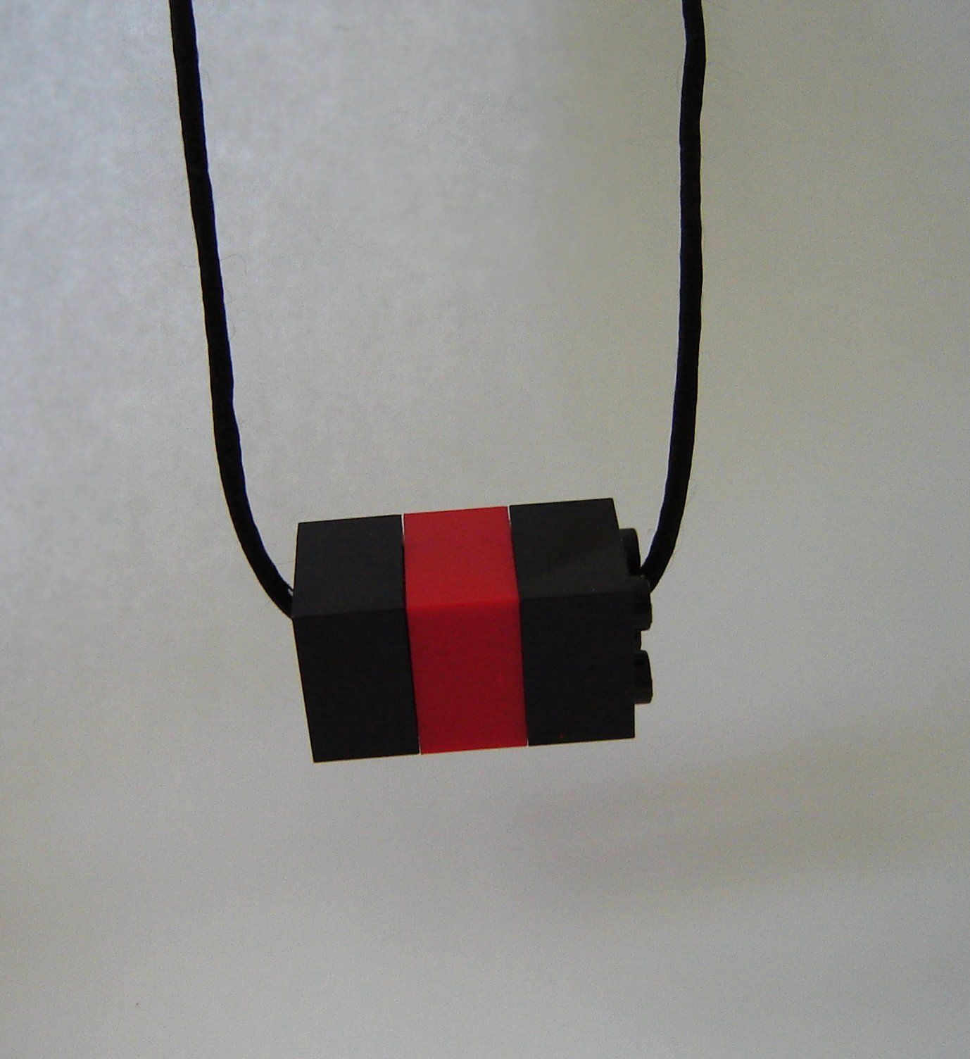 Simple Lego Necklace : 6 Steps - Instructables