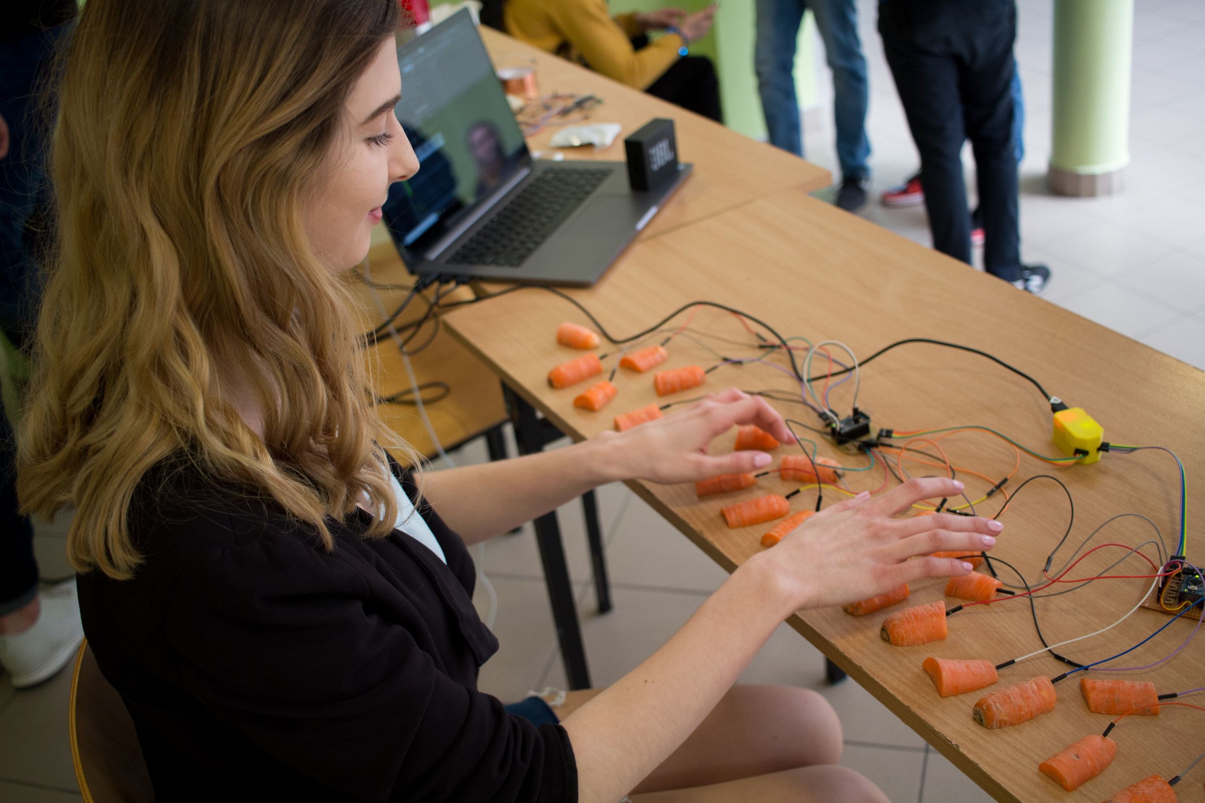 Music Fruits (capacitive Sensors and Arduino Multidrop Network) : 5 ...