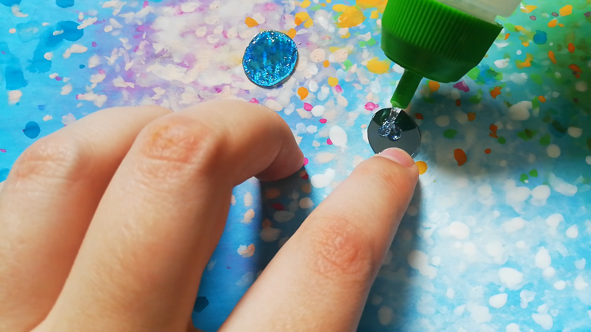 Holographic Gemstones From CDs : 9 Steps (with Pictures) - Instructables