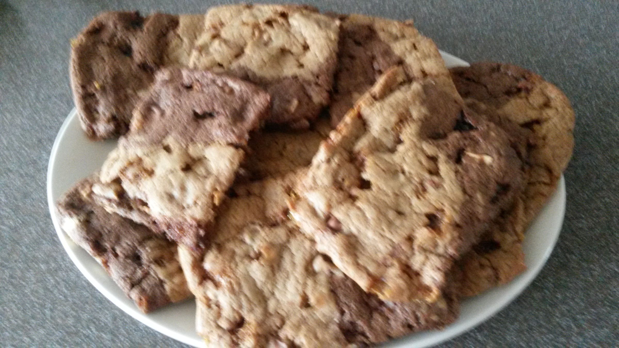 HALF AND HALF CHOCOLATE CHUNK COOKIES : 4 Steps - Instructables