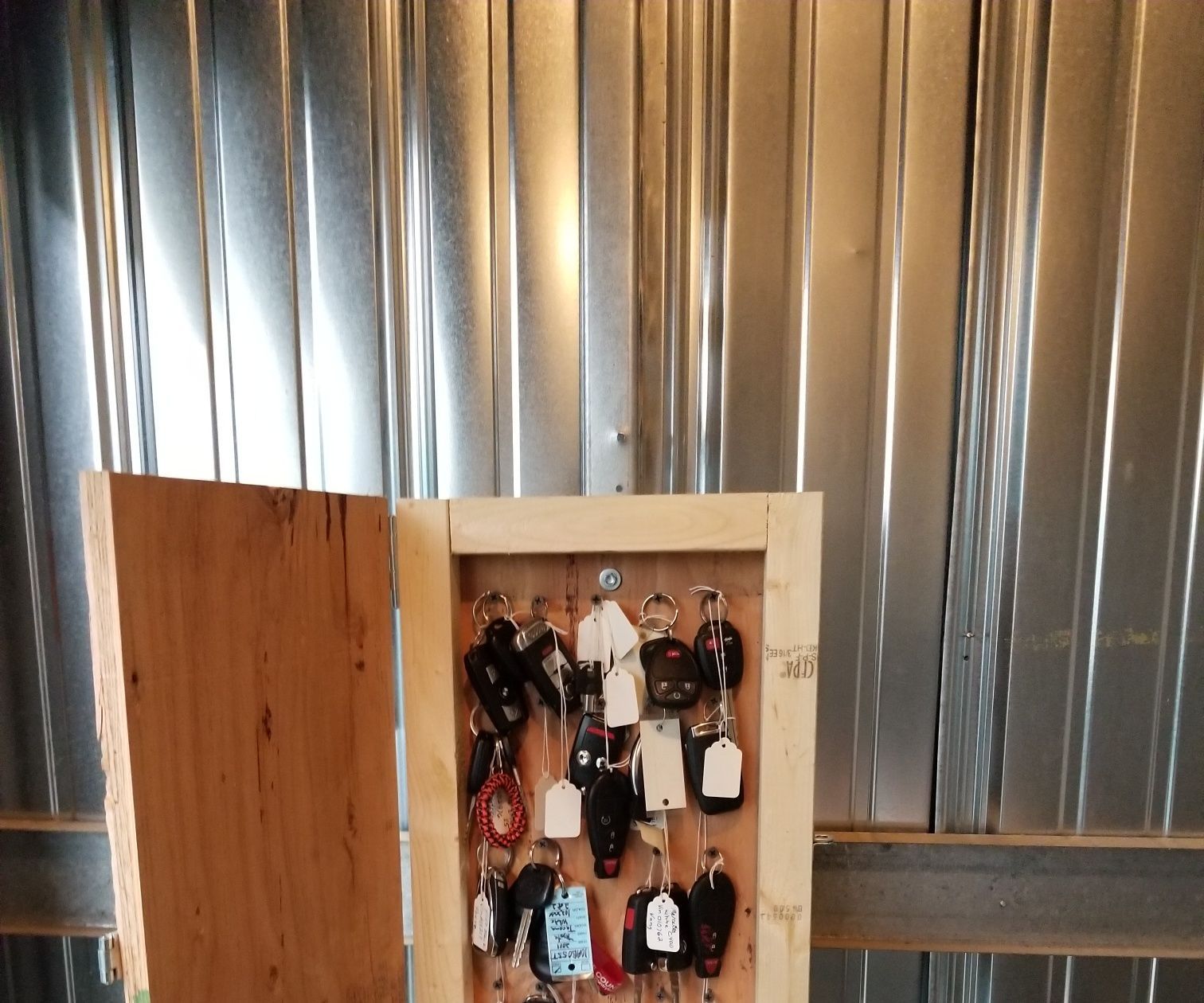 Key Holder/Lockbox : 8 Steps - Instructables