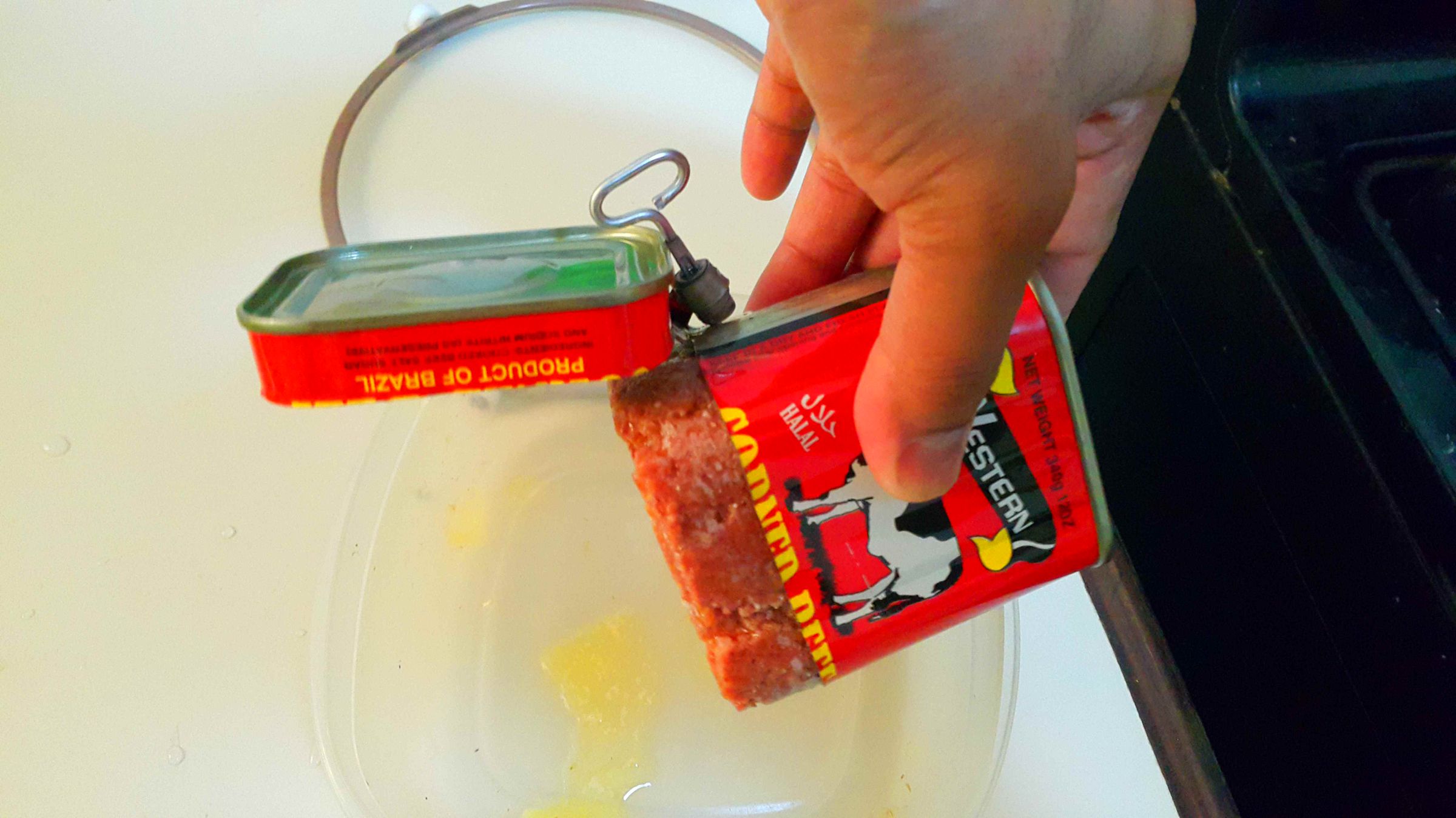 How to Open a Can of Corned Beef. : 4 Steps (with Pictures) - Instructables