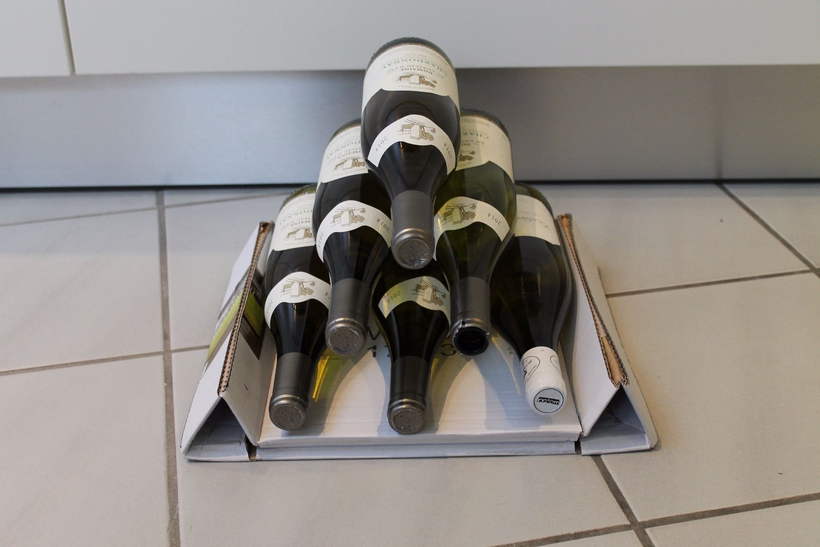 Cardboard Wine Holder : 8 Steps (with Pictures) - Instructables