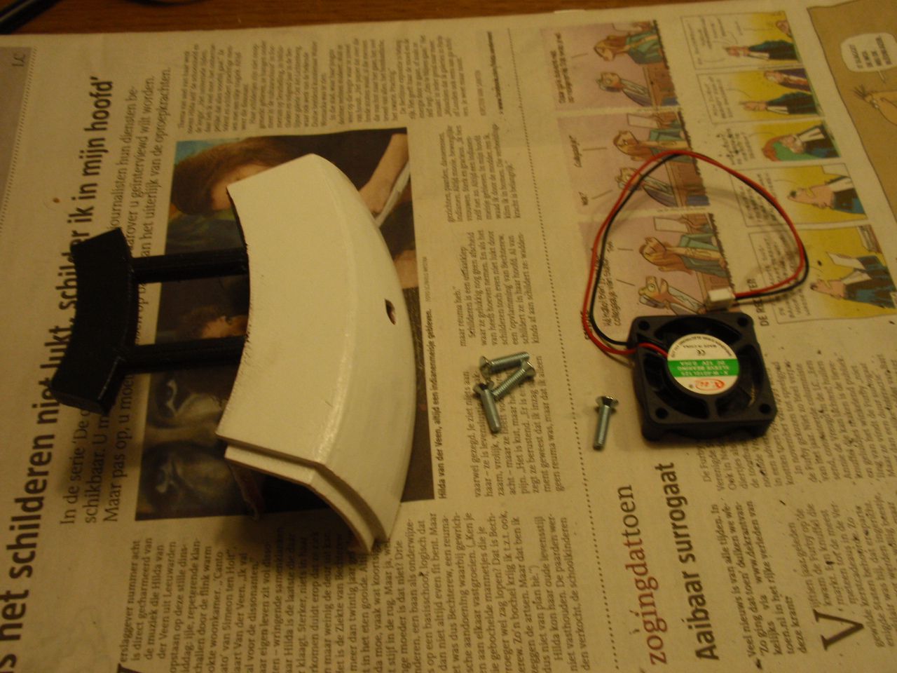 A Fully 3D Printable GlaDOS Robotic Ceiling Arm Lamp : 11 Steps (with ...