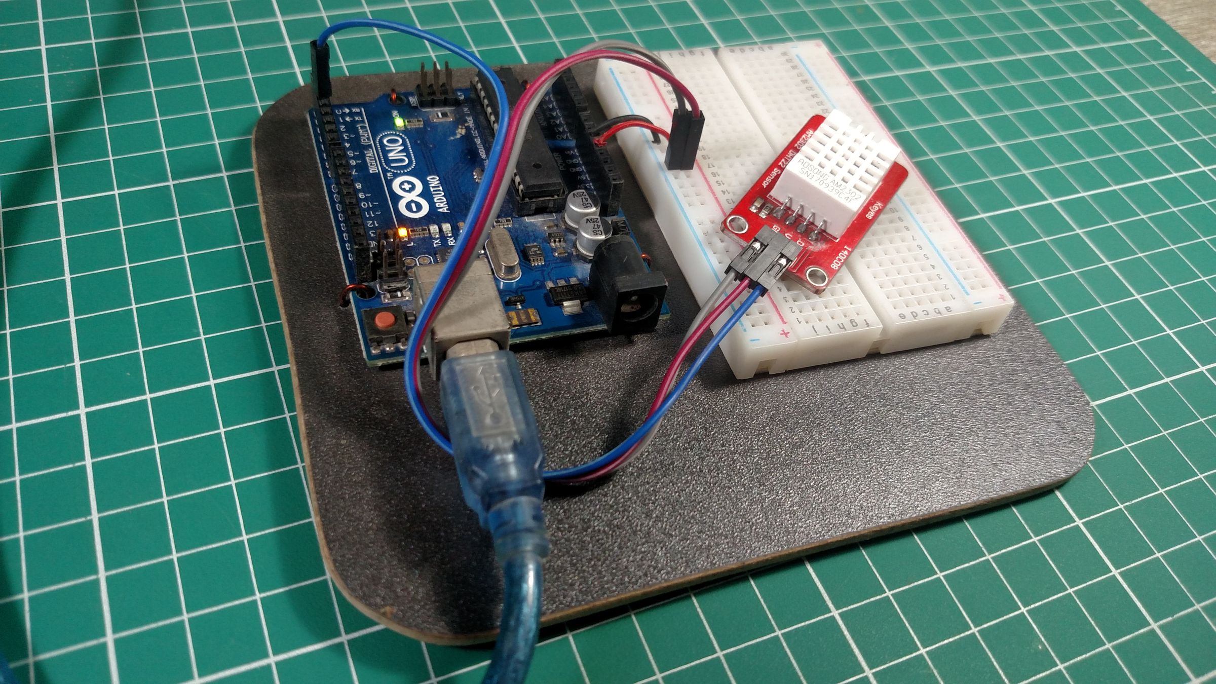 How to Use DHT22 Temperature and Humidity Sensor With Arduino ...
