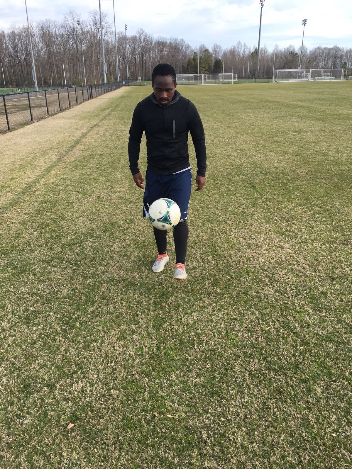 How to Juggle a Soccer Ball : 9 Steps - Instructables