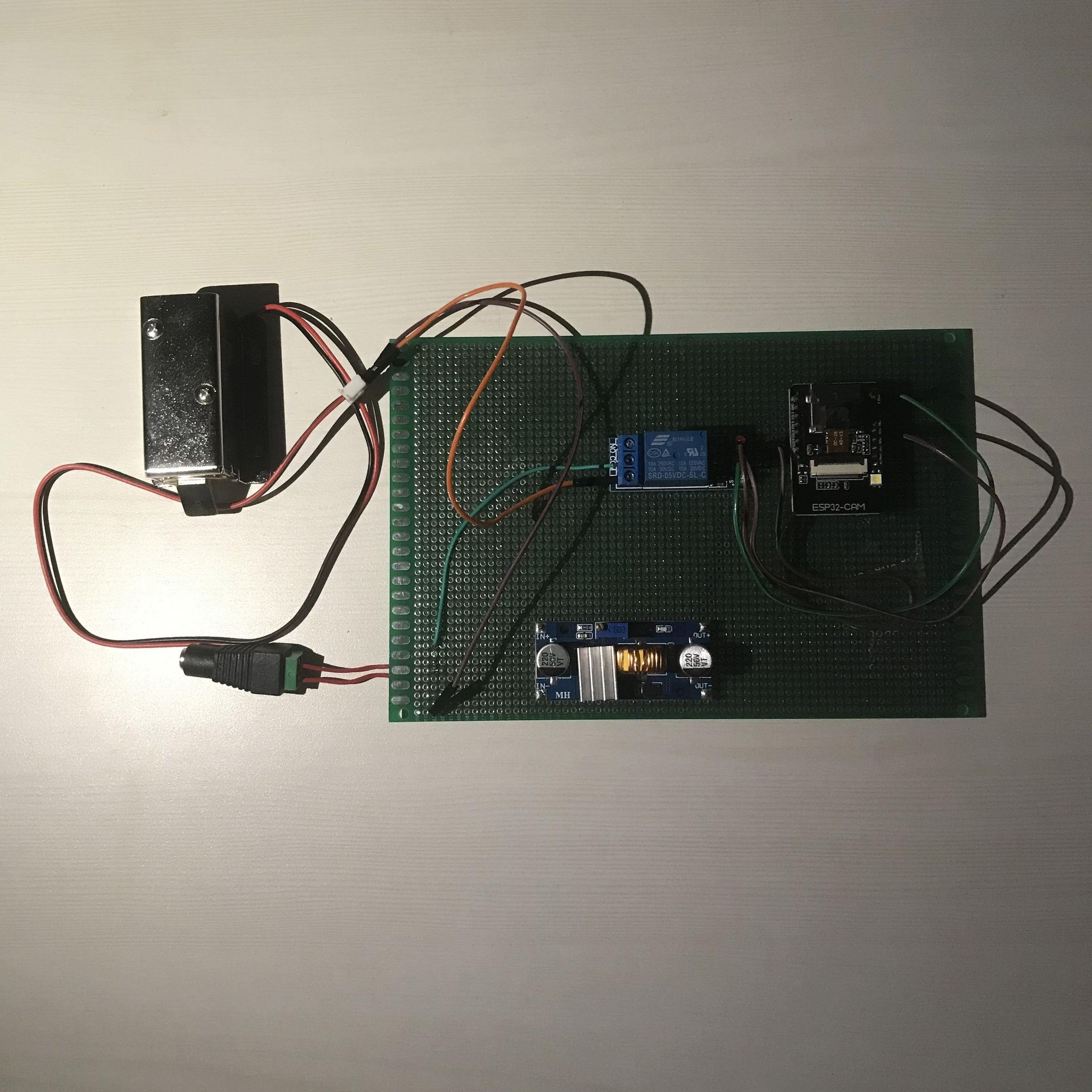 Hand Gesture Controlled Door Lock With ESP32 (OpenCV, Mediapipe, MQTT ...
