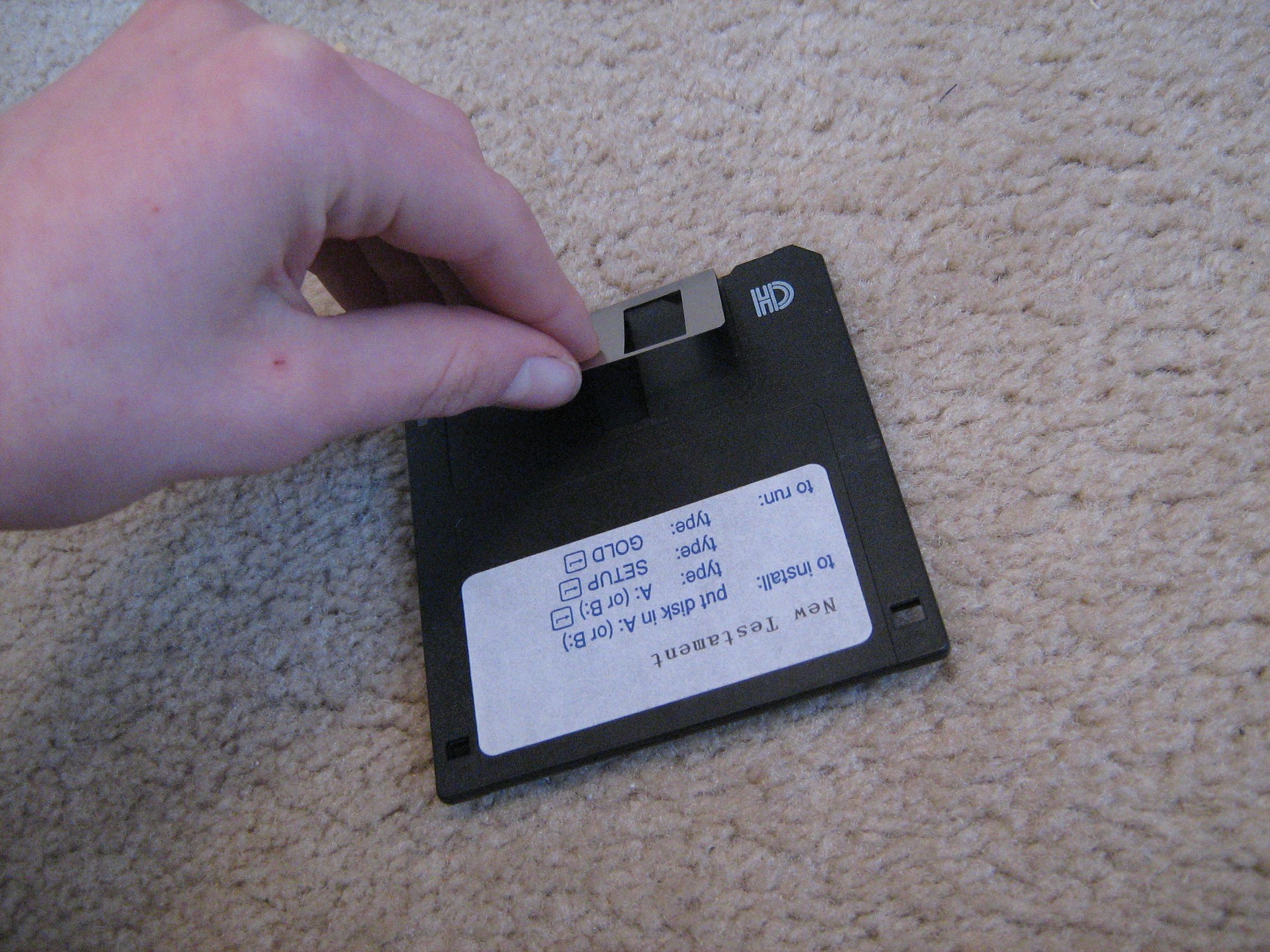 Christmas Bow / Flower From Floppy Disks : 7 Steps (with Pictures ...