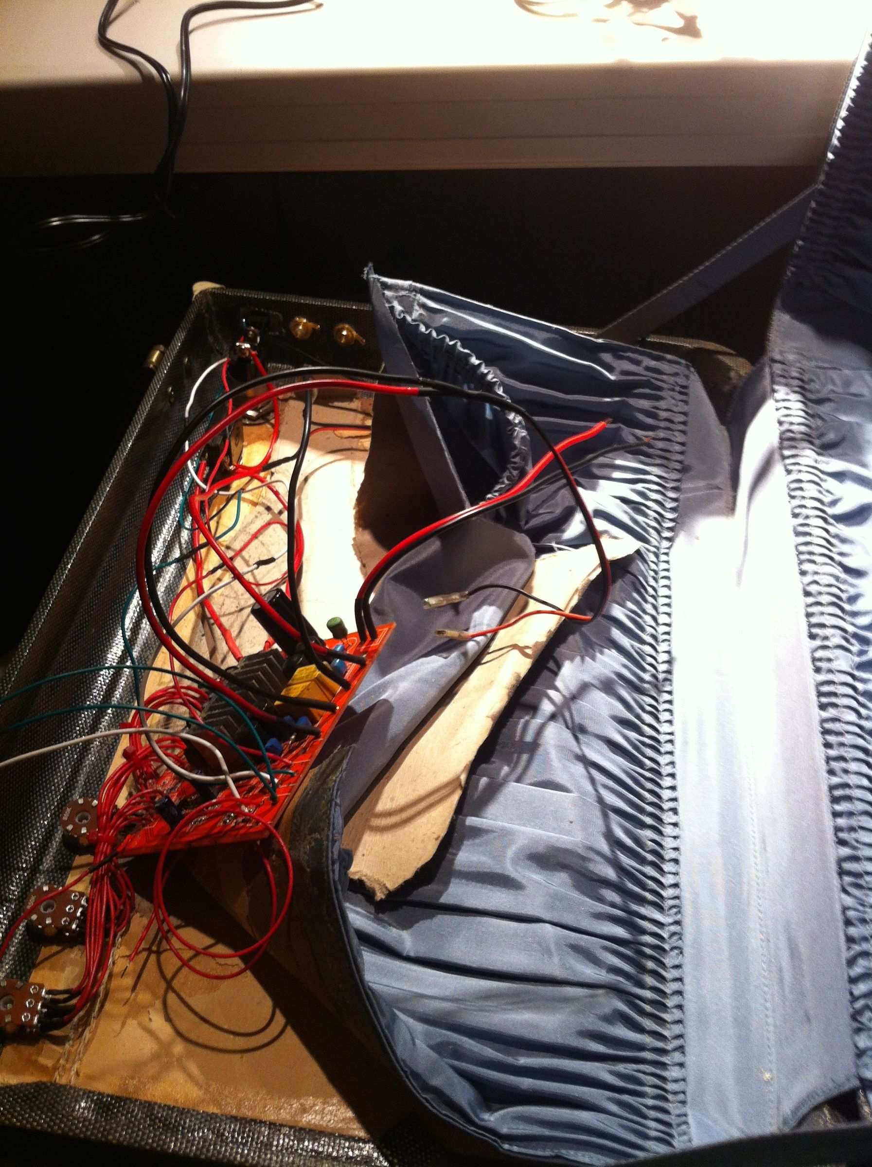 Vintage Beat Box Suitcase : 7 Steps (with Pictures) - Instructables