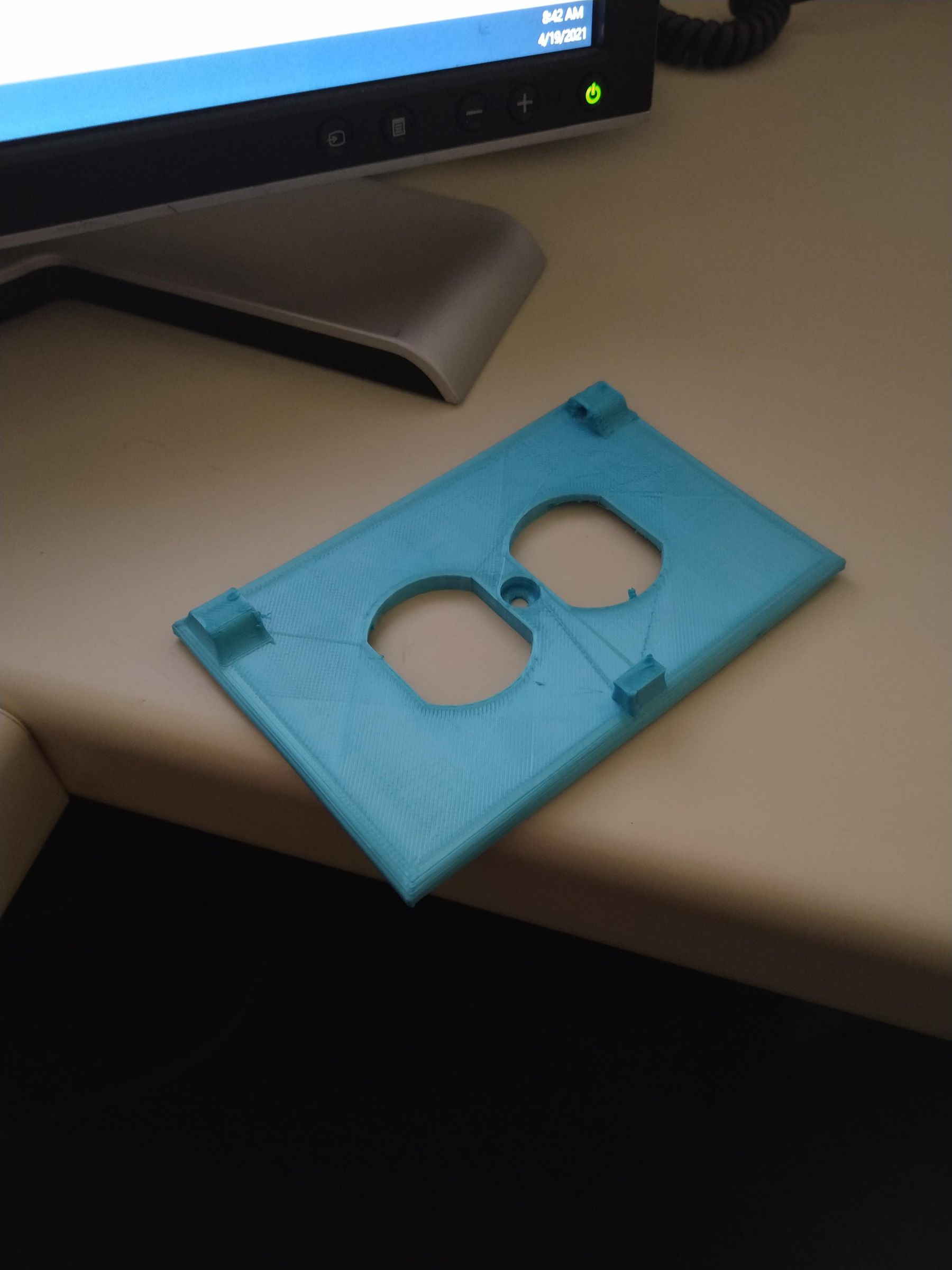 Child-Safe Outlet Cover : 5 Steps - Instructables