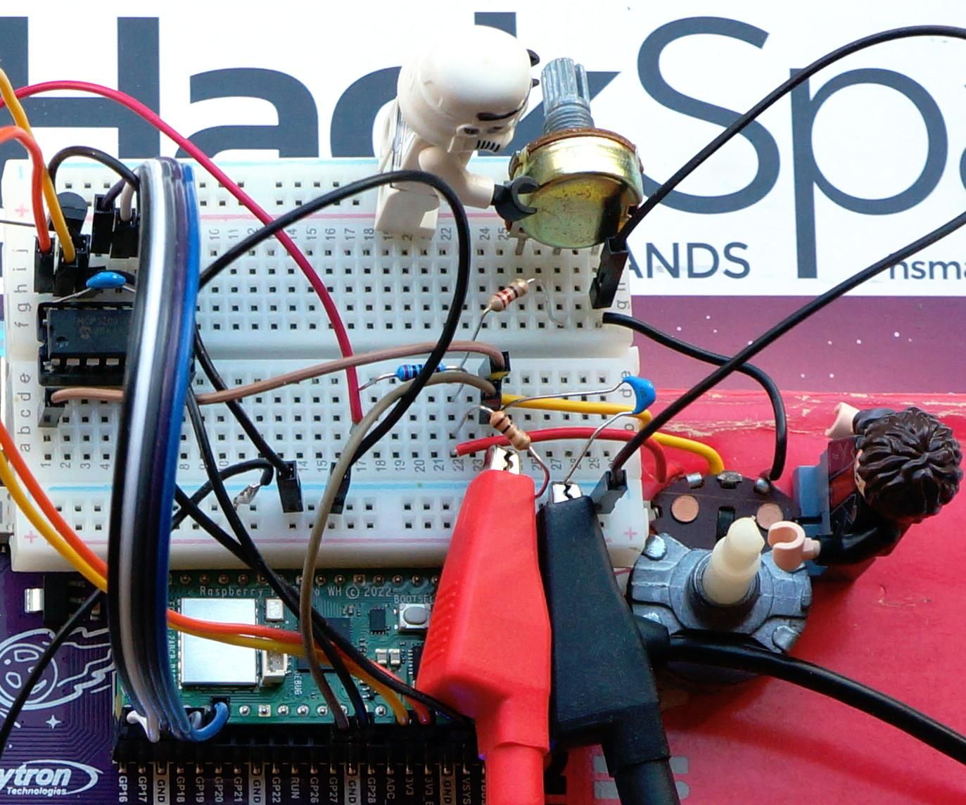 Measuring Small Voltages With Pi Pico ADC and Comparison With Microchip MCP3208 Using Cytron EDU ...