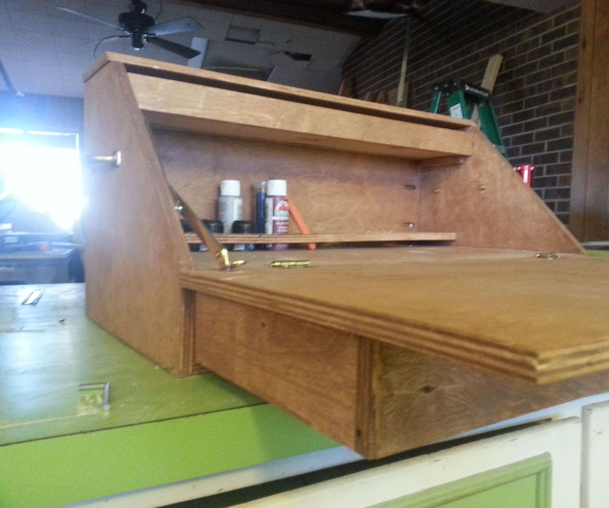 Portable Work Station : 6 Steps - Instructables