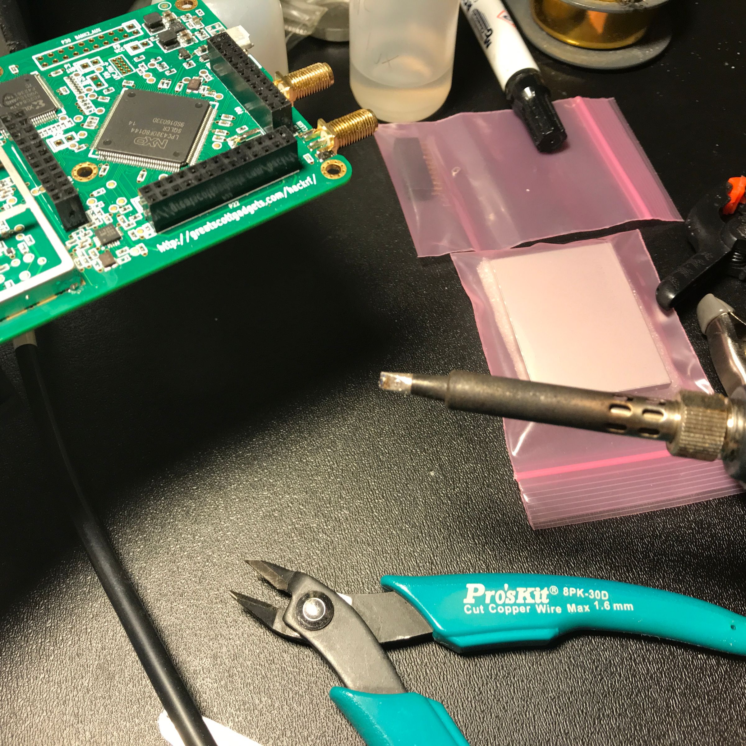 HackRF Shielding Kit Installation : 4 Steps - Instructables