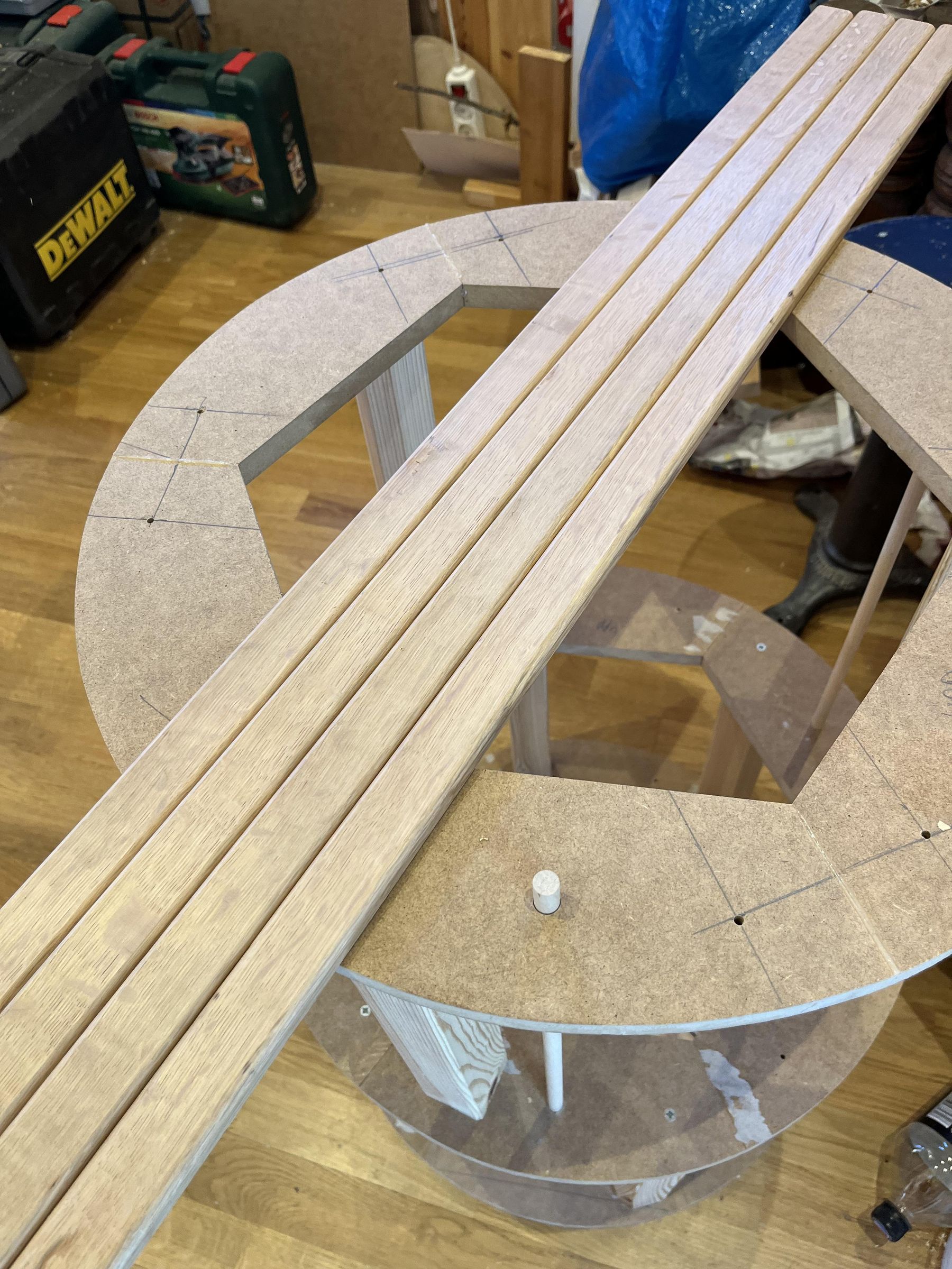Circular Table Re-Design (Three to Single Leg) : 8 Steps (with Pictures ...