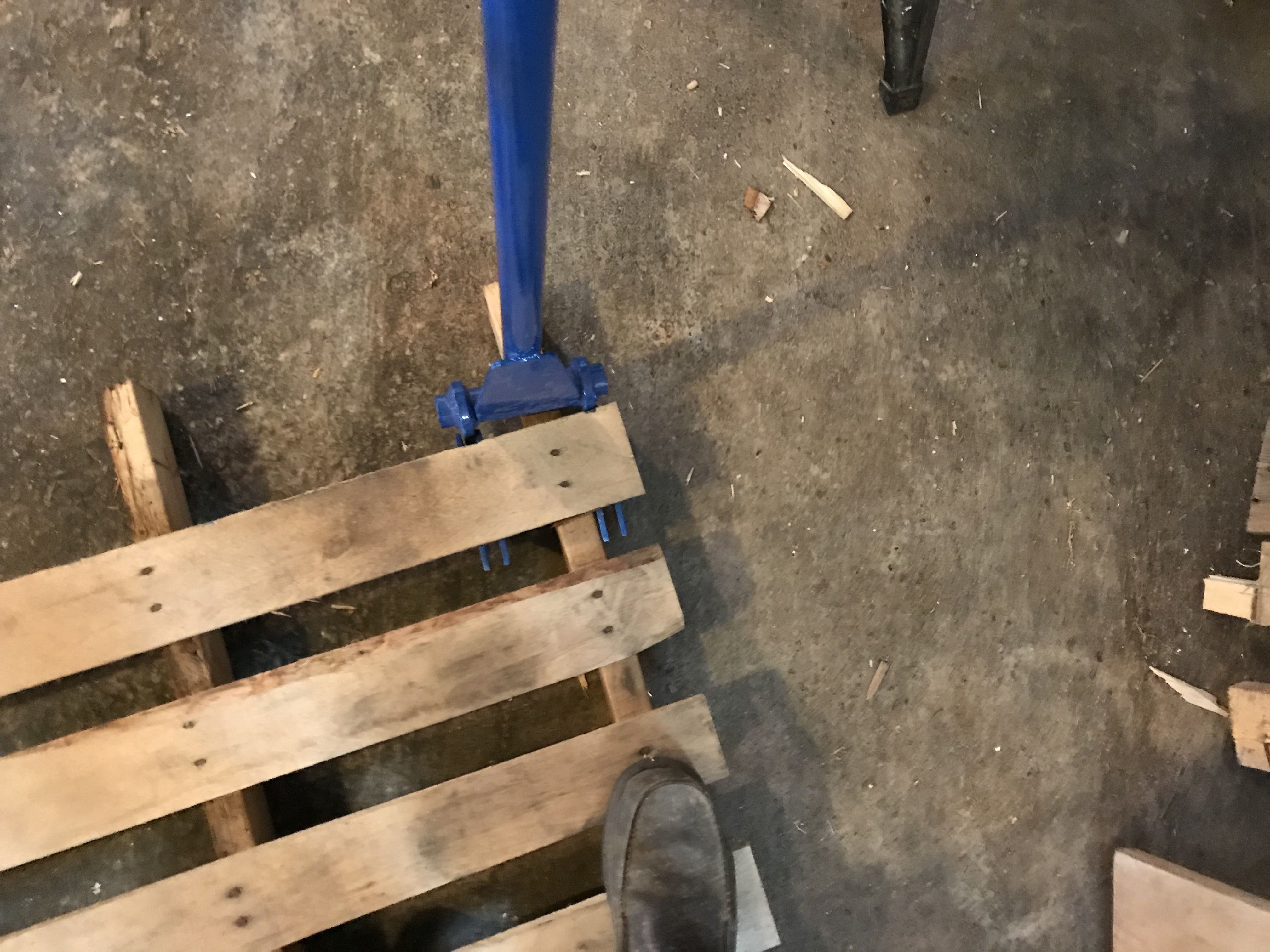 Building a Workbench Out of Pallets : 5 Steps (with Pictures ...