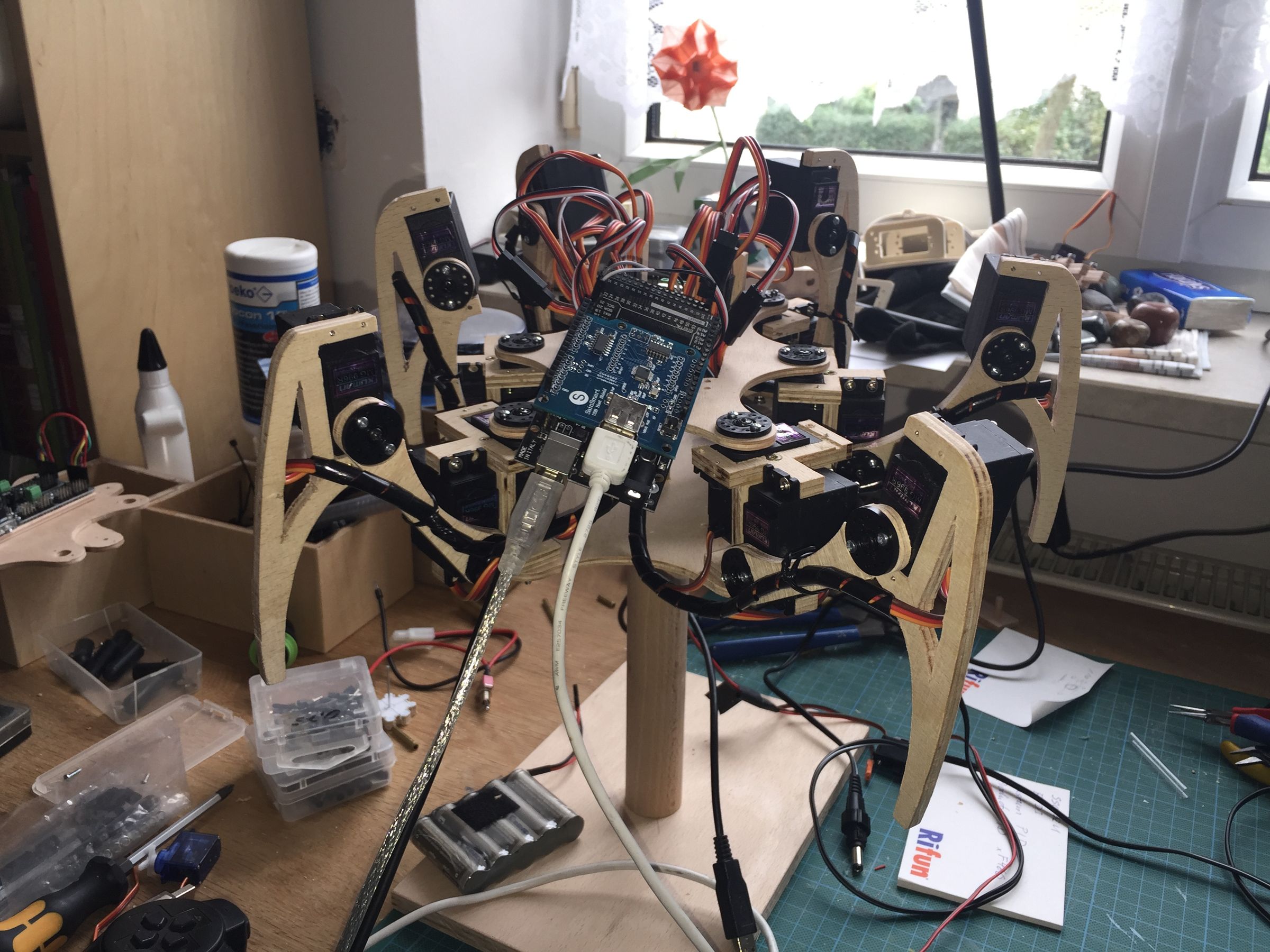 Hexapod : 14 Steps (with Pictures) - Instructables