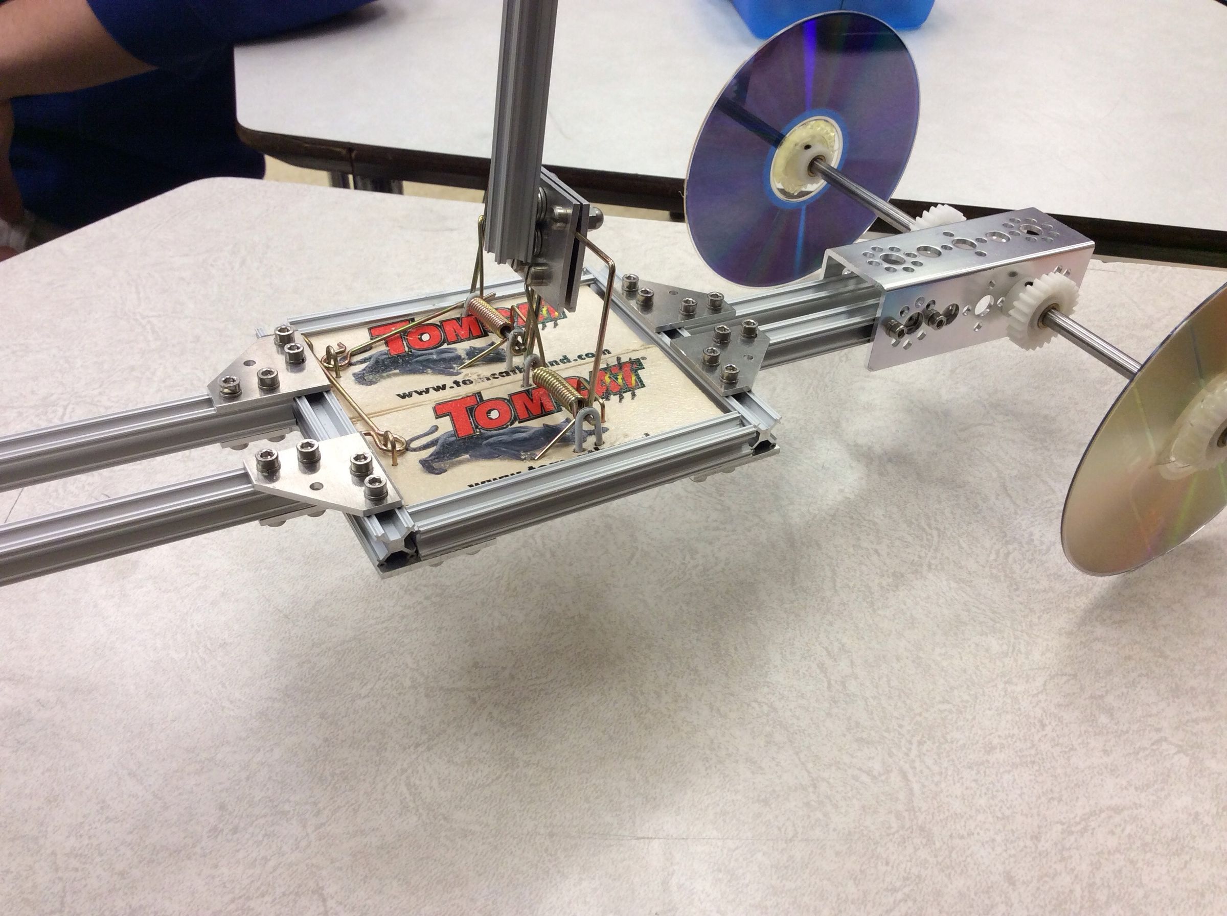 How to Build a Aluminum Mouse Trap Car With Gears : 6 Steps - Instructables