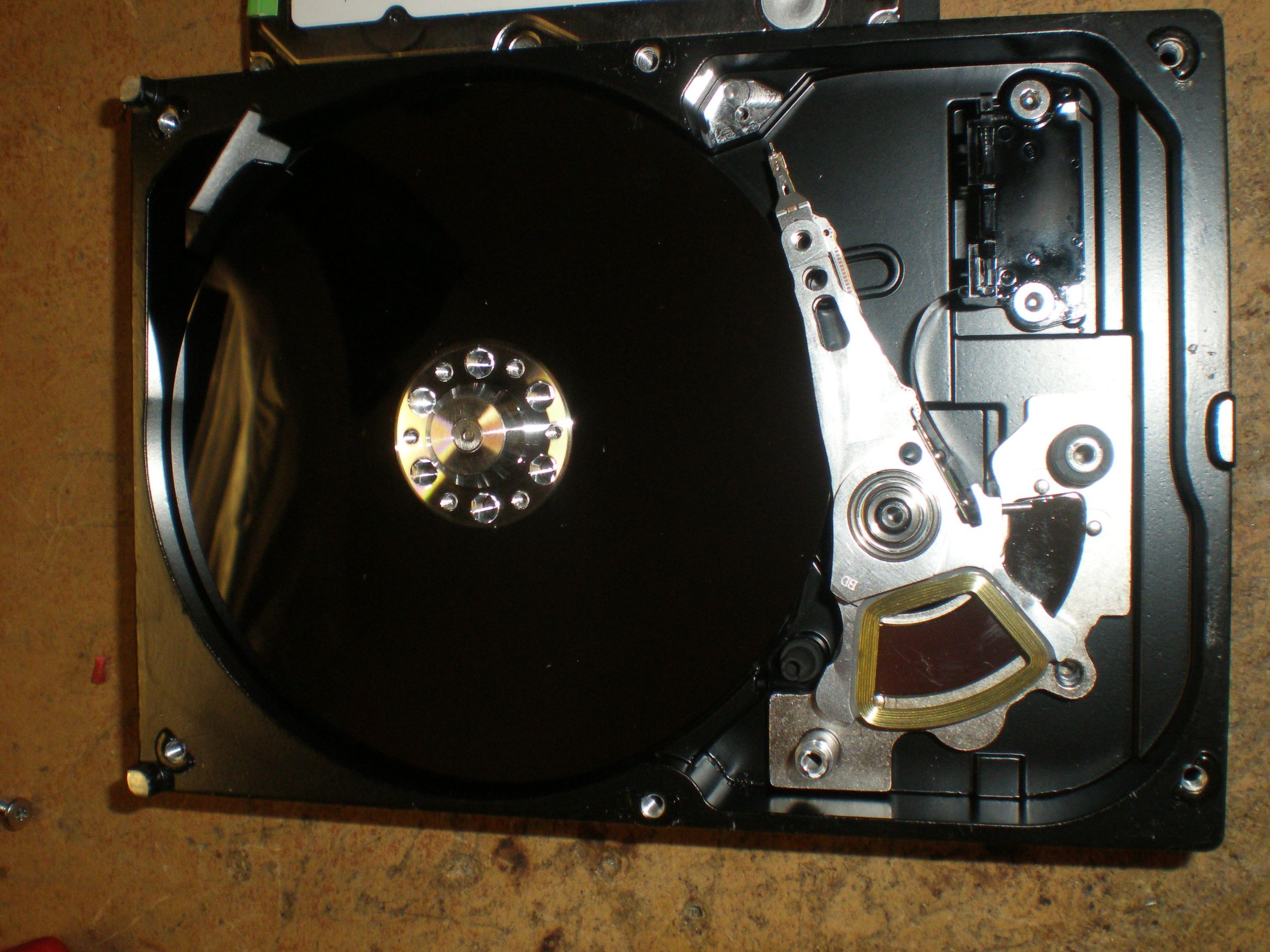 How to Fit an 2,5" PATA HDD in 3,5" HDD Case : 5 Steps - Instructables