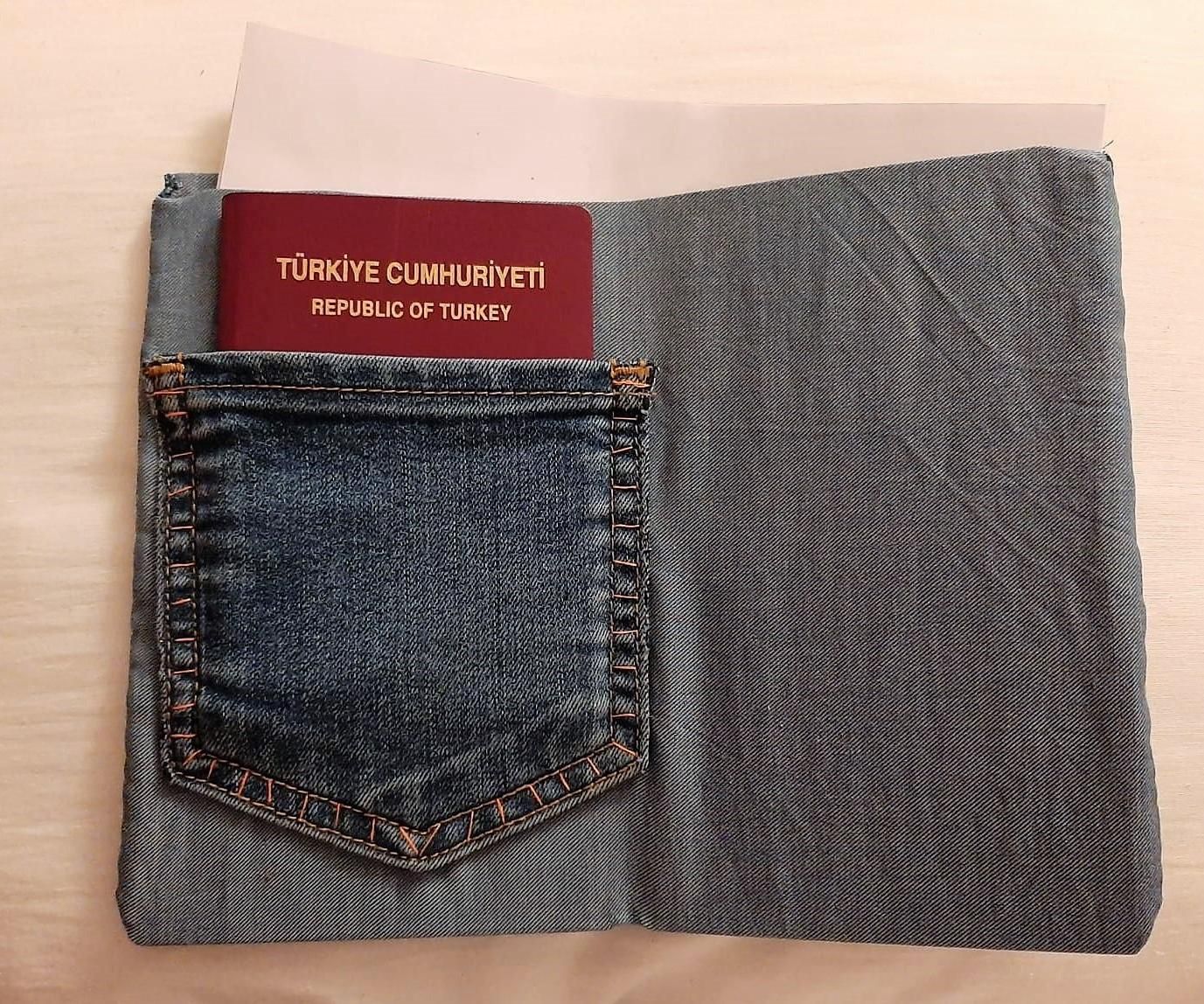 Travel Wallet: Easy and Practical : 5 Steps - Instructables