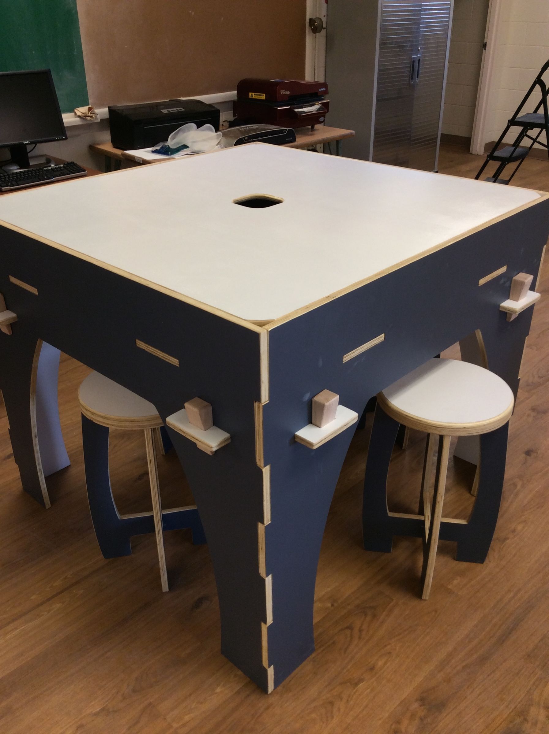 Multi-purpose Table : 7 Steps - Instructables