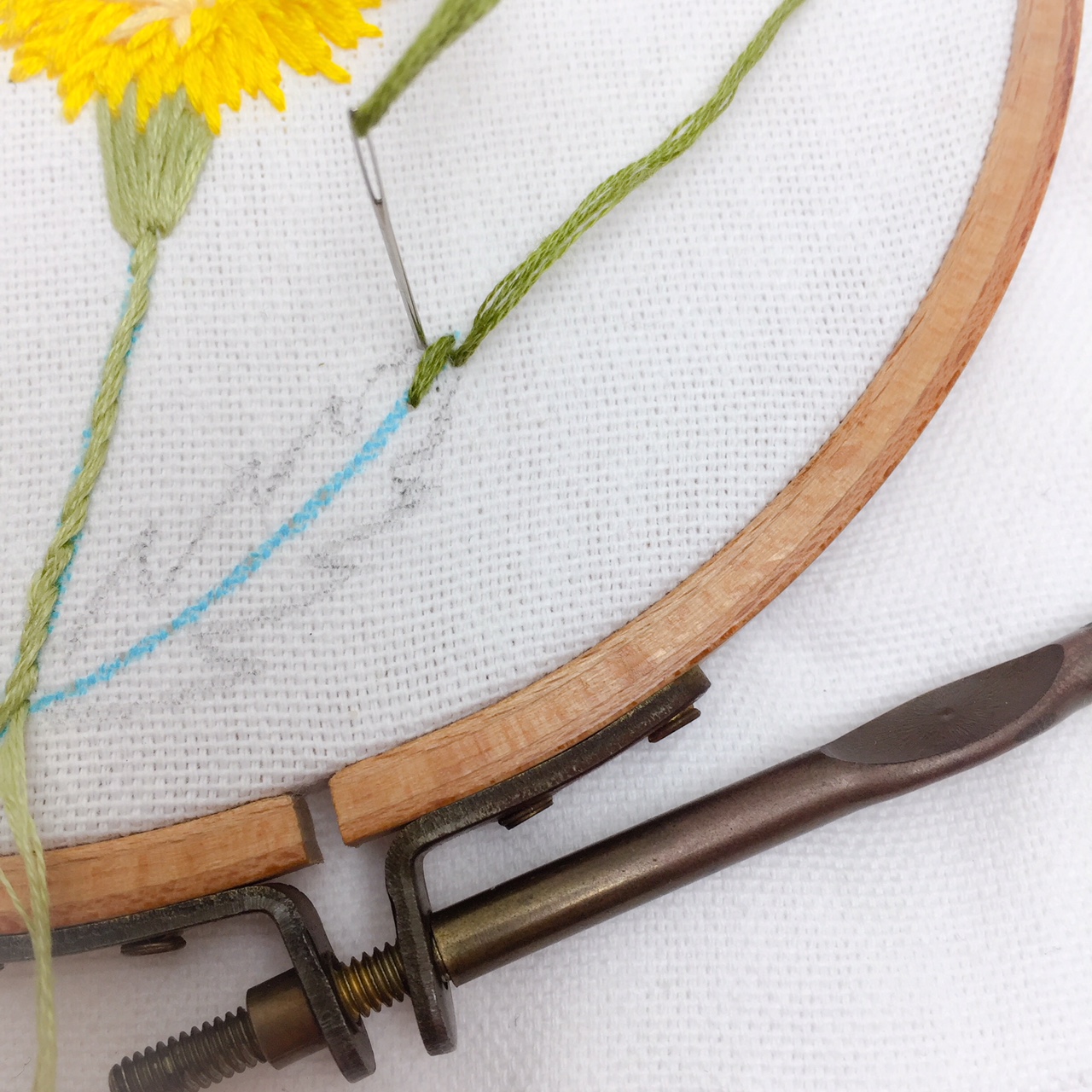 Easy Handembroidered Dandelion : 5 Steps (with Pictures) - Instructables