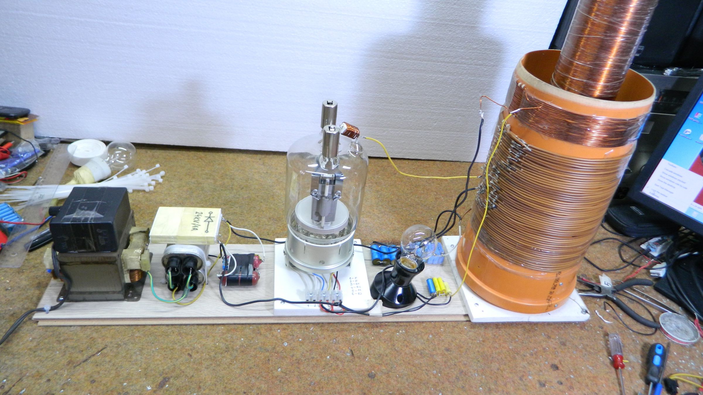 VTTC GU81 Tesla Coil With 40cm Sparks (detailed Instructions ...