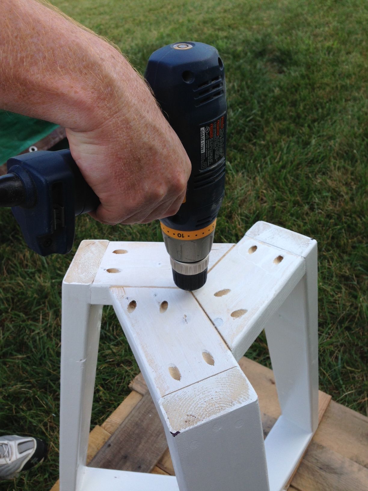 Simple Round Table : 15 Steps (with Pictures) - Instructables