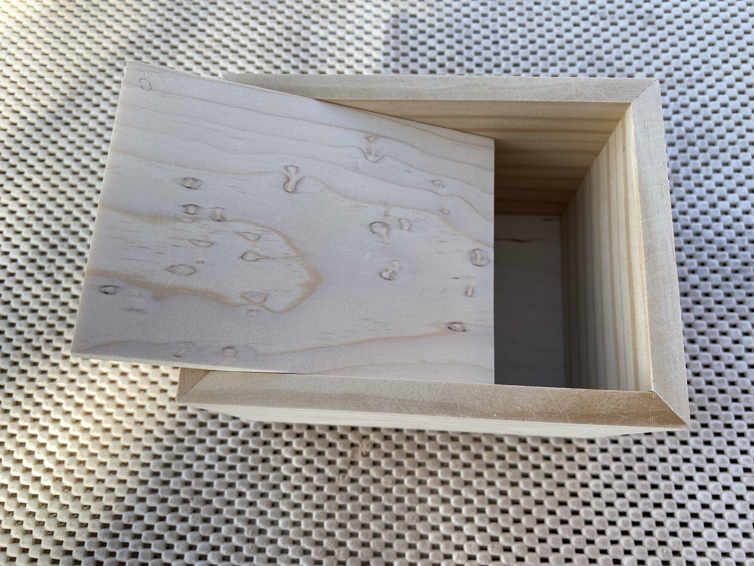 Suspended Box Lid : 7 Steps (with Pictures) - Instructables