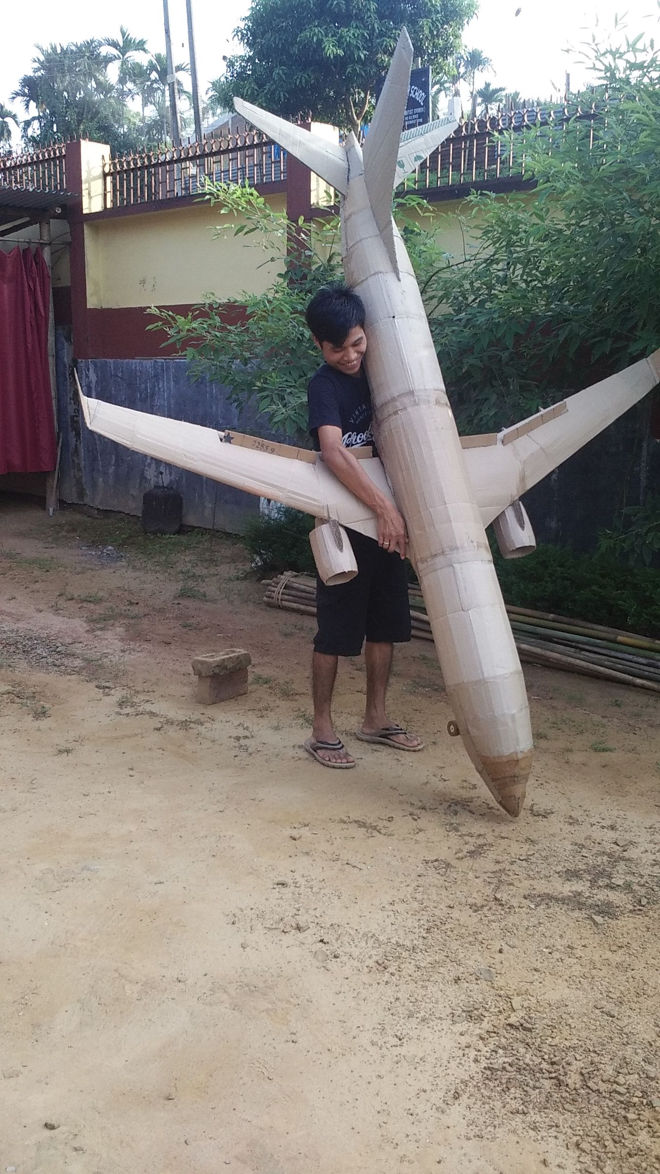 Boeing 737-800 Build Out of CARDBOARD : 9 Steps (with Pictures ...