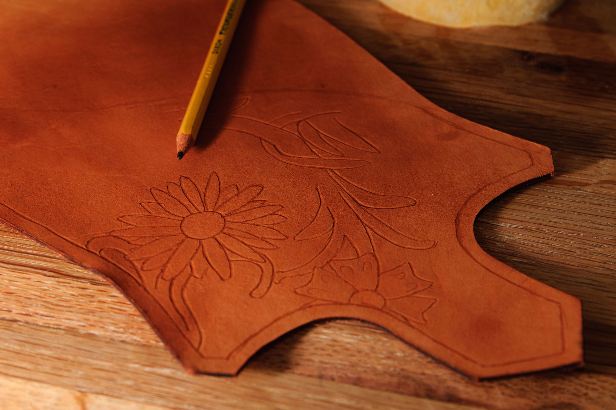 Tooling a Simple Leather Purse : 8 Steps (with Pictures) - Instructables