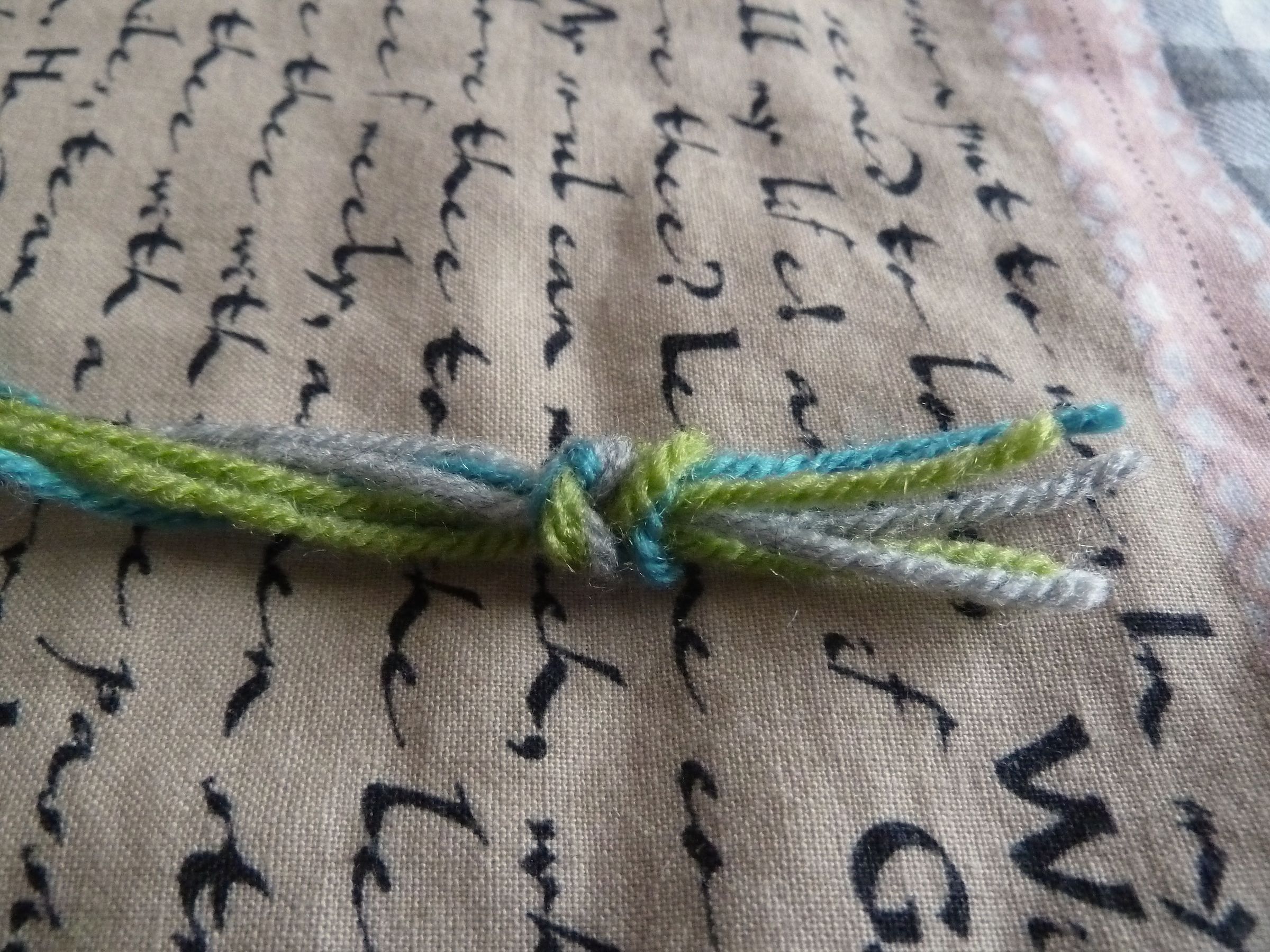 Scoubidou Bracelet : 6 Steps (with Pictures) - Instructables
