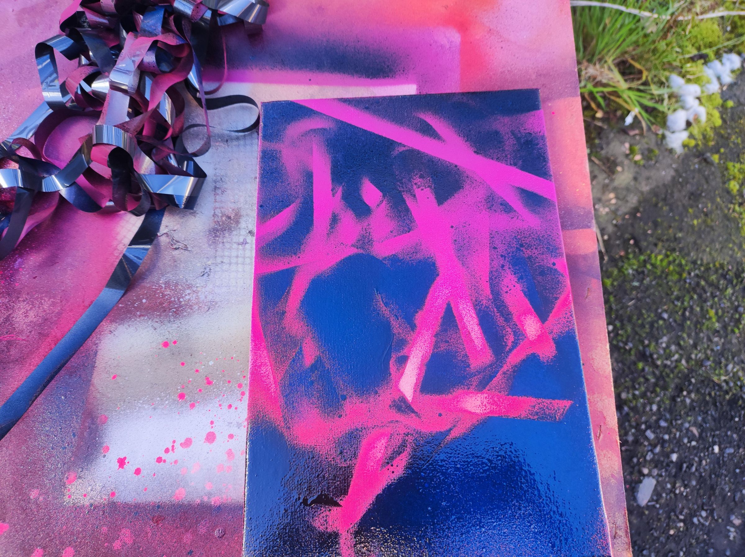 Incredibly Easy Abstract Art Using a VHS Tape : 4 Steps (with Pictures) - Instructables