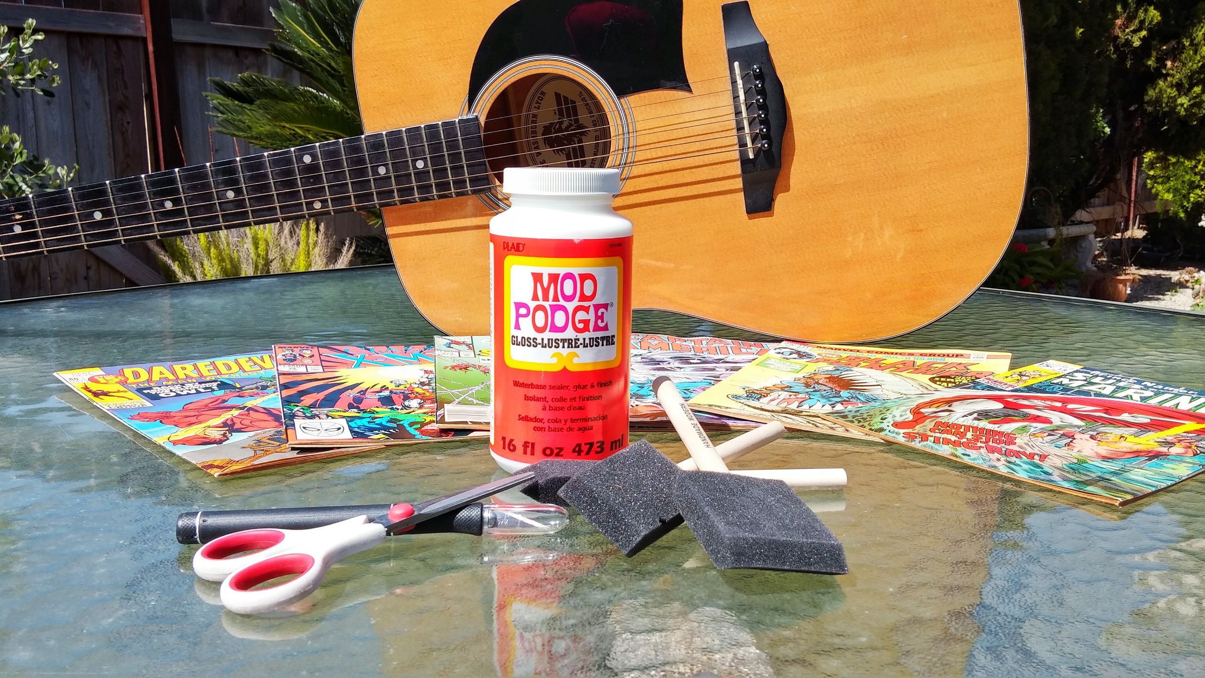 Old Beat Up Guitar to Artistic Wall Piece - Comic Edition : 6 Steps ...