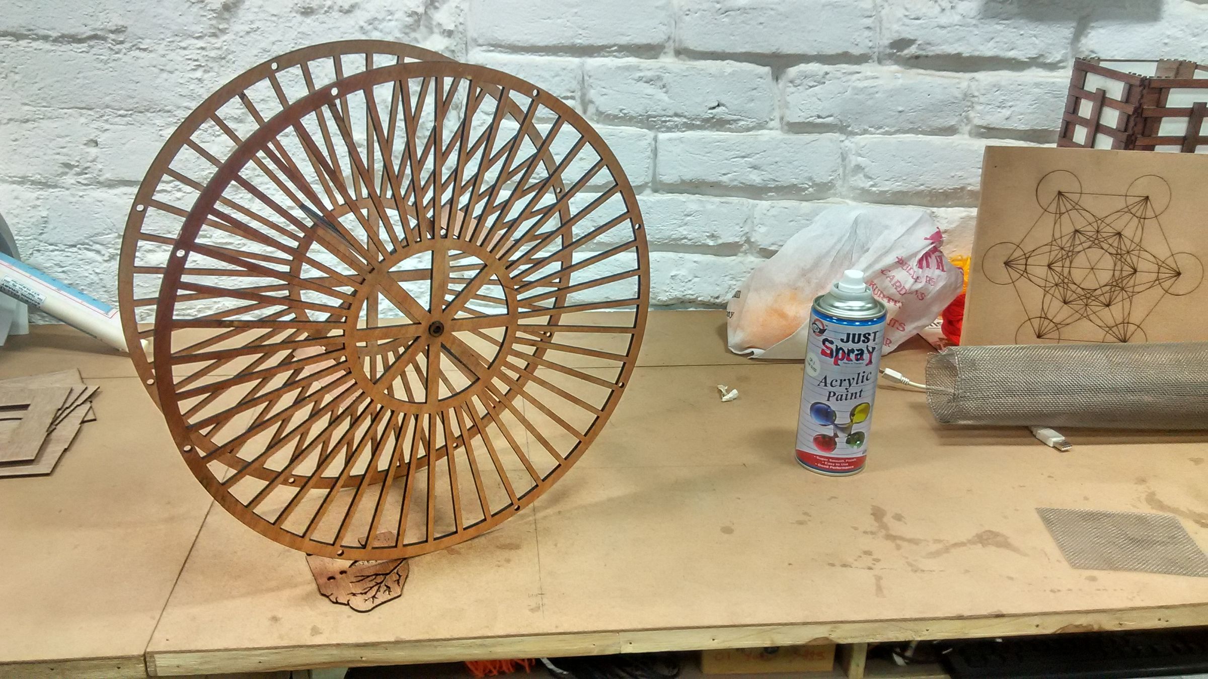 Ferris Wheel Photo Frame : 5 Steps (with Pictures) - Instructables