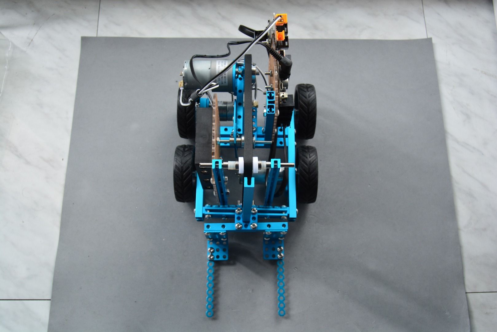 How to Make a Forklift With Makeblock : 14 Steps (with Pictures ...