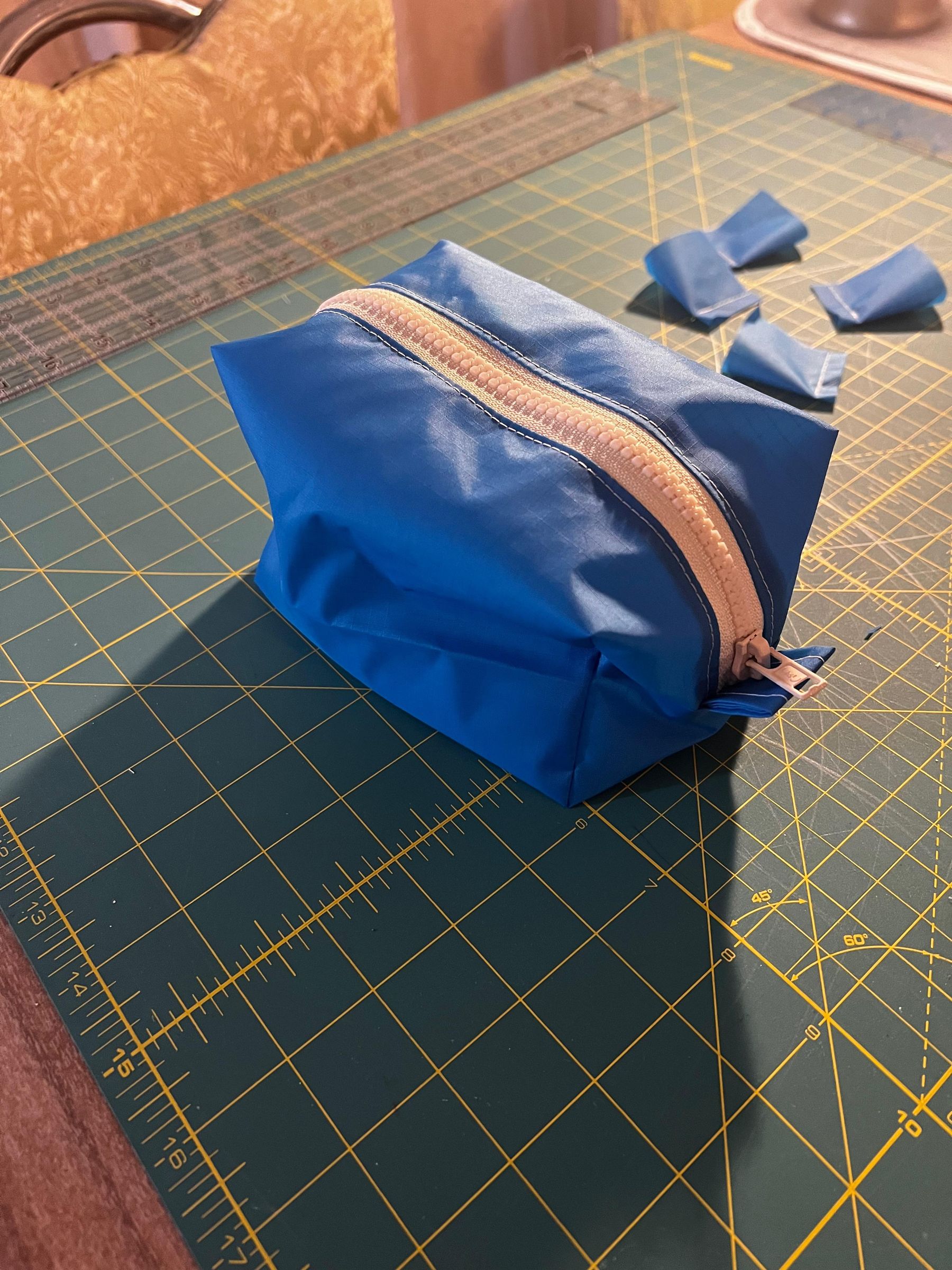 Basic Boxy Pouch for Beginners : 7 Steps (with Pictures) - Instructables