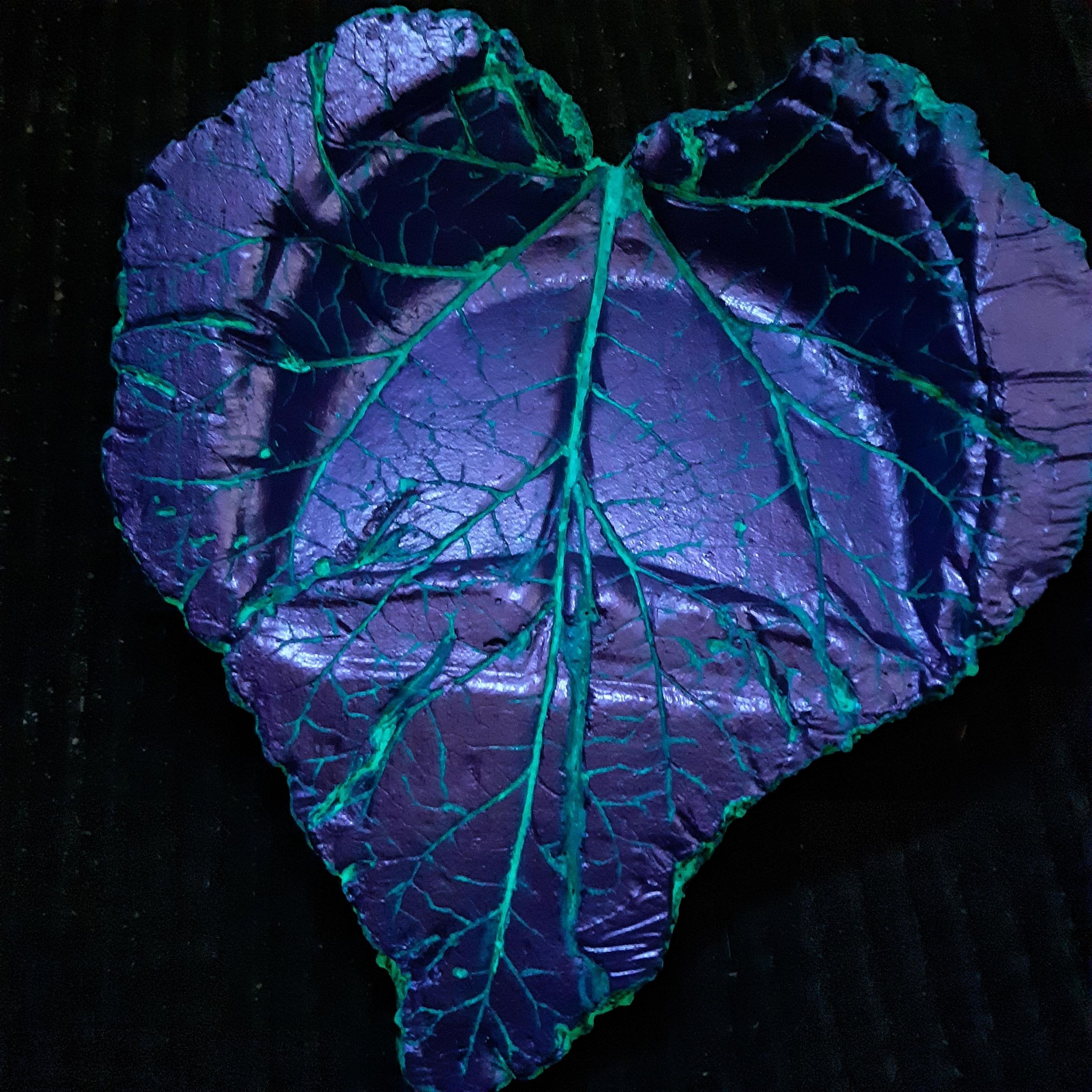Concrete Rhubarb Leaf Garden Decor : 8 Steps (with Pictures ...